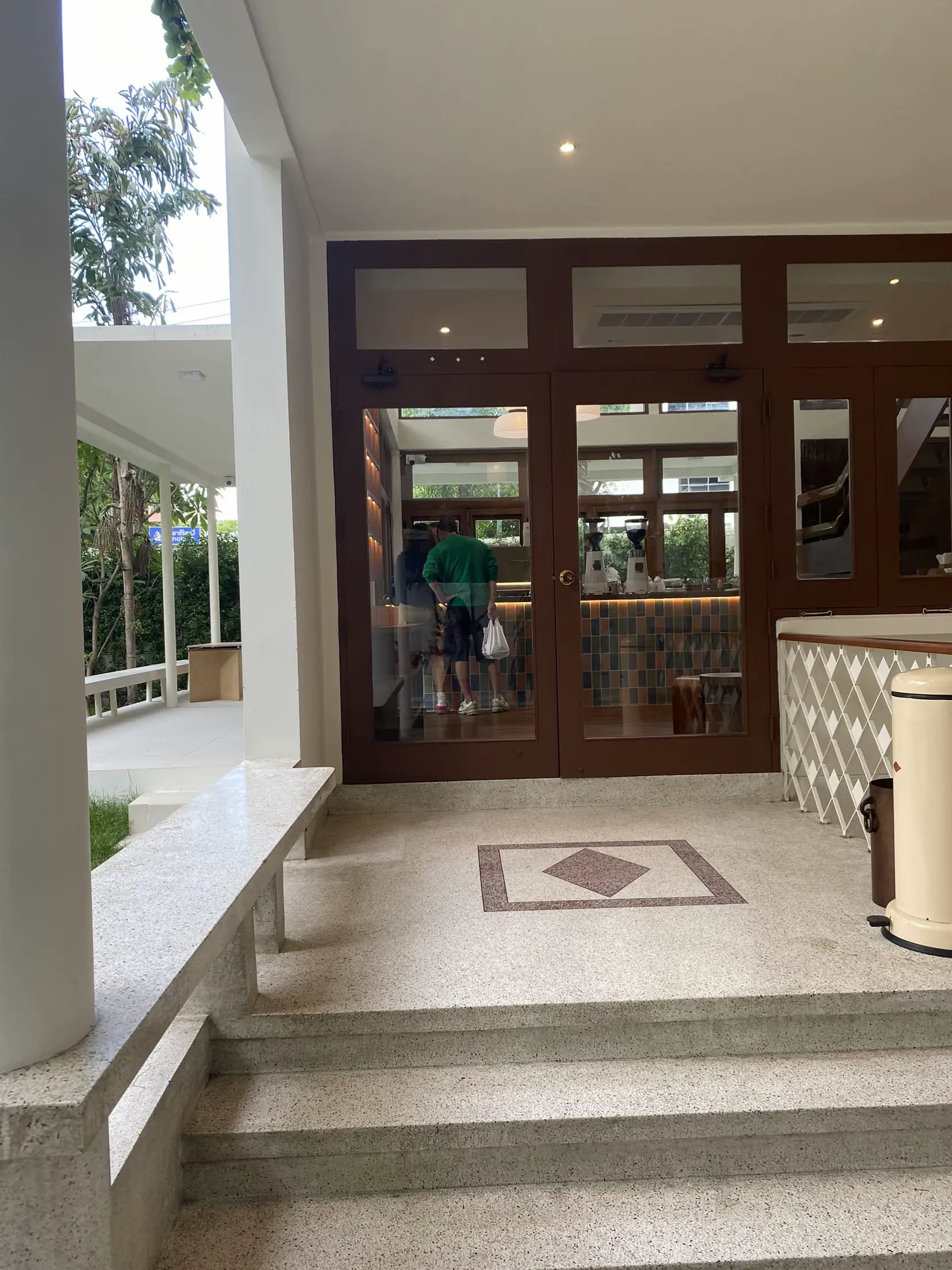 LIBI HOME คาเฟ่เปิดใหม่สไตล์โฮมมี่ที่โคตรน่ารัก 🤎 | แกลเลอรีที่โพสต์โดย ...