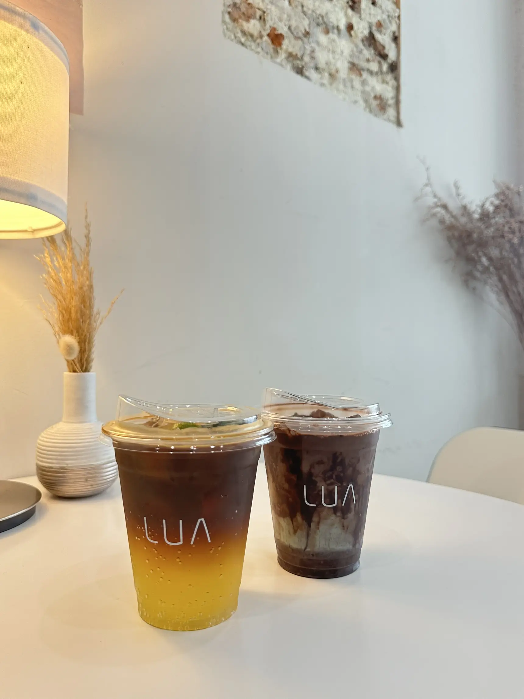 LUA Cafe คาเฟ่มินิมอล ท่าพระจันทร์ 🌙 | แกลเลอรีที่โพสต์โดย grace ...