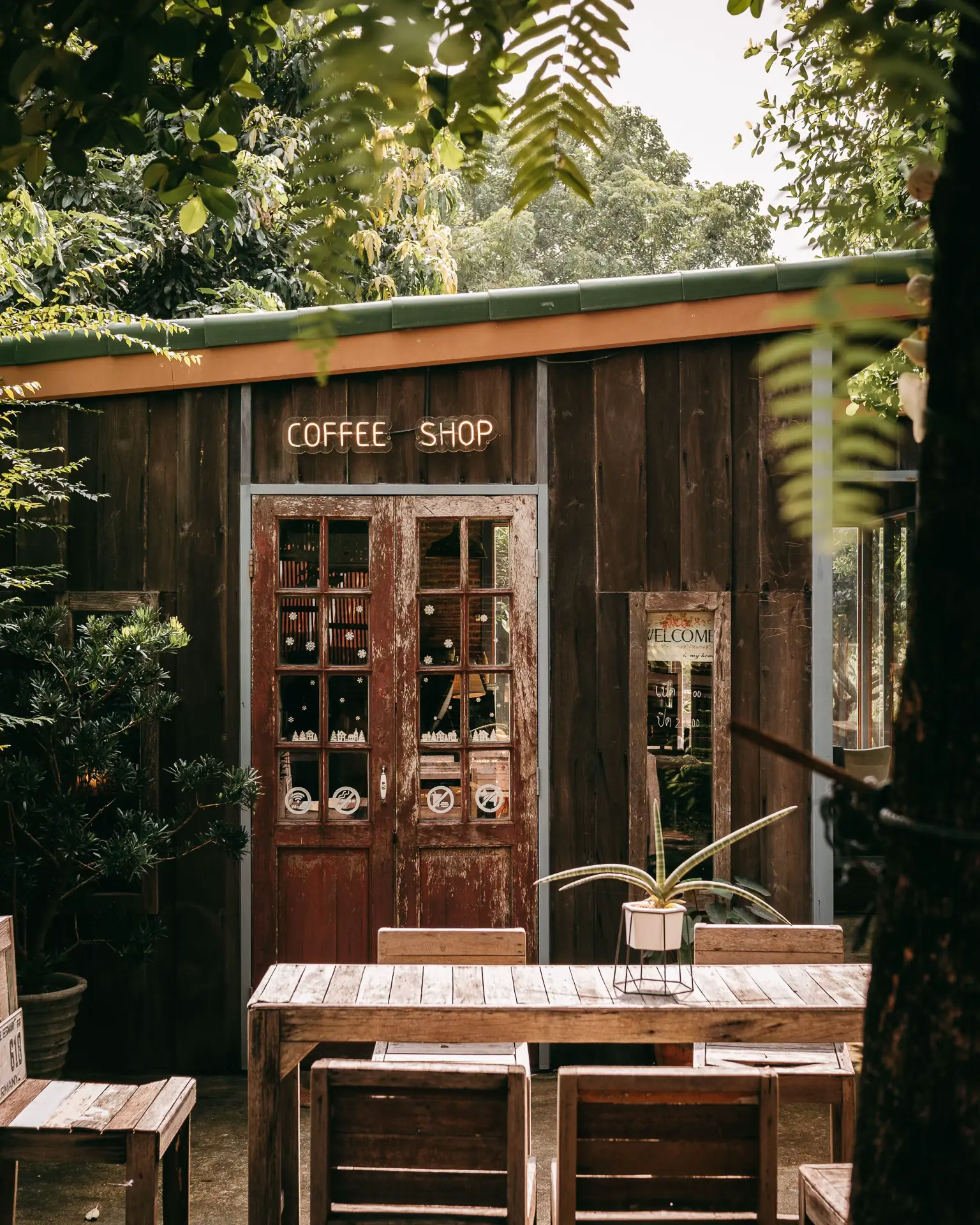 Sweet Forest, a small cafe that hides beautiful nature, Pathum Thani ...