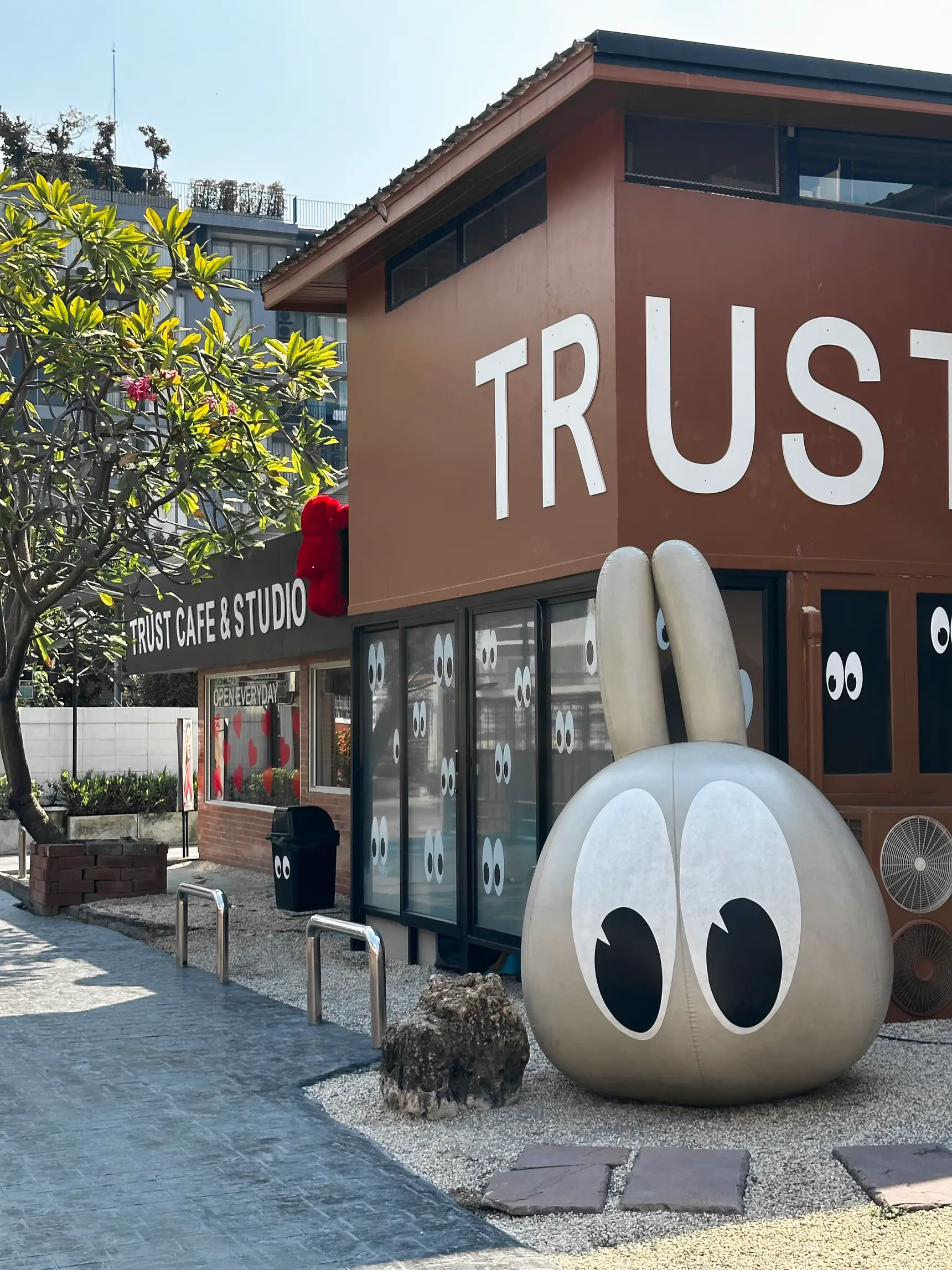 Trust Cafe and Studio ️ #อารีย์ ธีมวาเลนไทน์ 2024 | แกลเลอรีที่โพสต์โดย ...