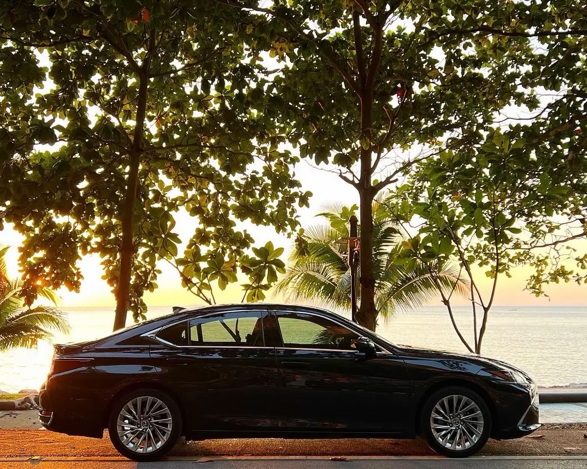 เดินทางไกลกับ ES300h Premium | แกลเลอรีที่โพสต์โดย Sin Assada | Lemon8