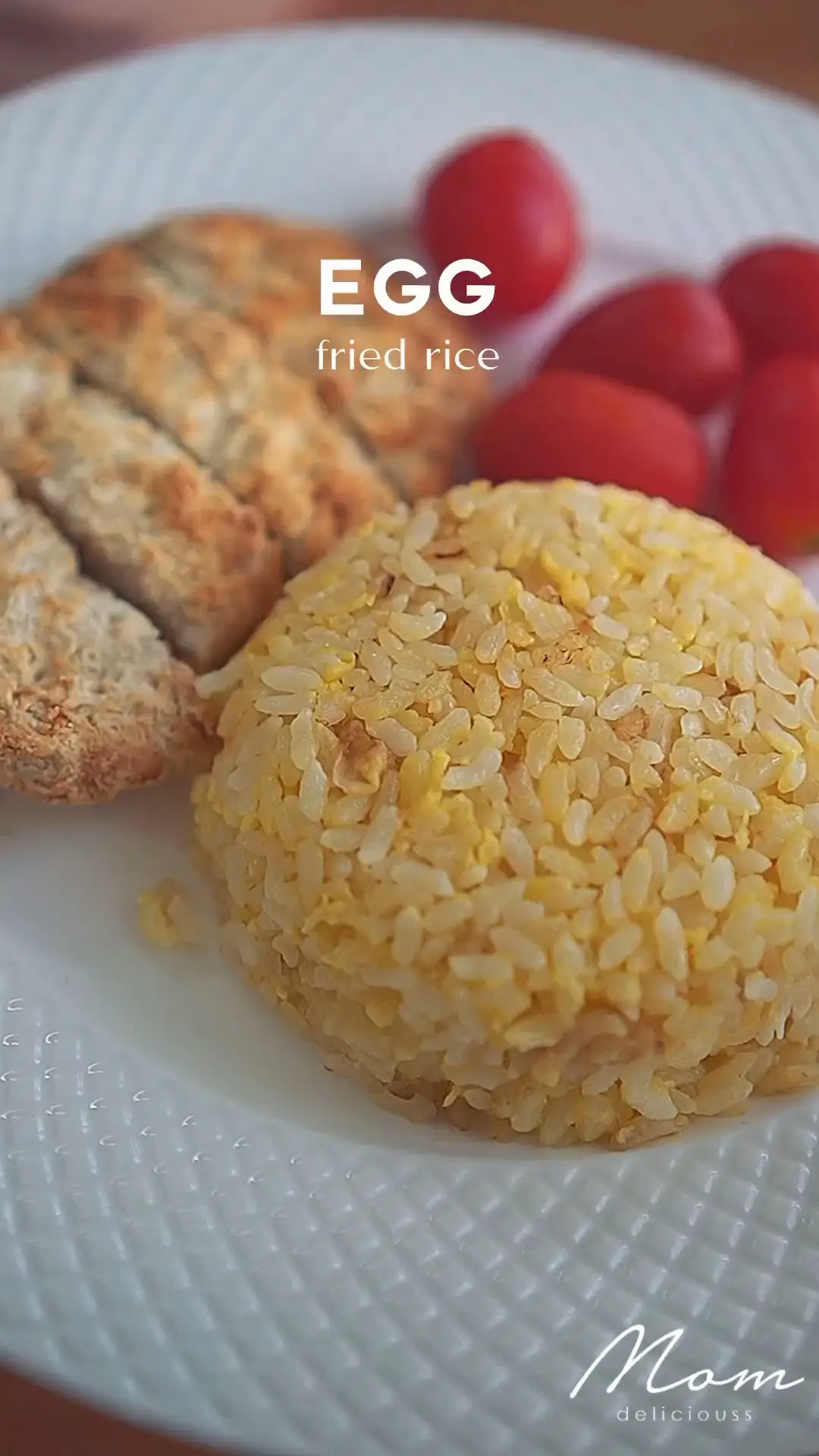 Egg fried rice | วิดีโอที่เผยแพร่โดย Mom Deliciouss | Lemon8