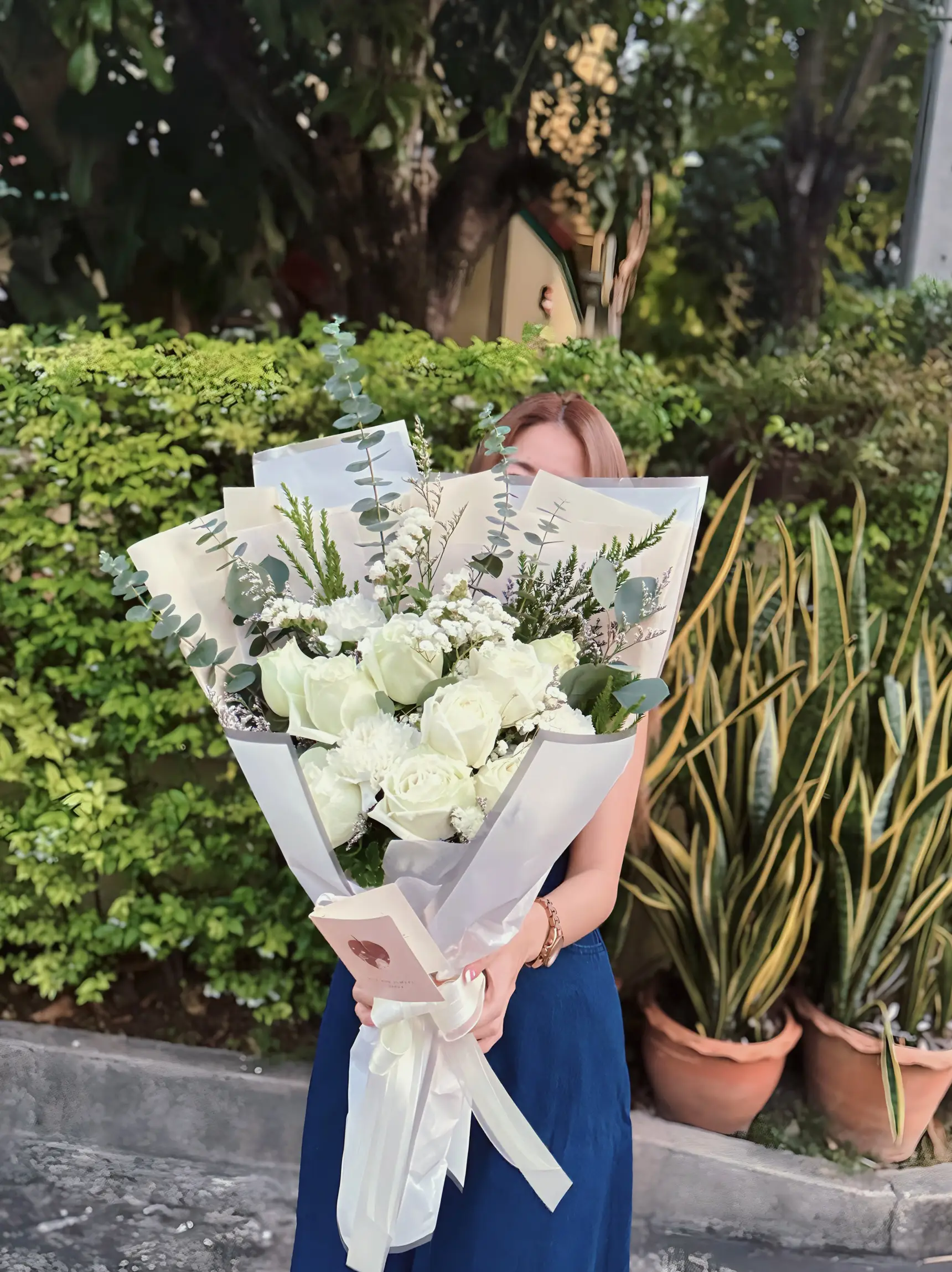 Valentine's day แชร์ไอเดียร์ ถ่ายรูปกับช่อดอกไม้ยังไงให้ปัง💐 | แกลเลอรีที่โพสต์โดย 🍒 BEAR RY🍒 ...