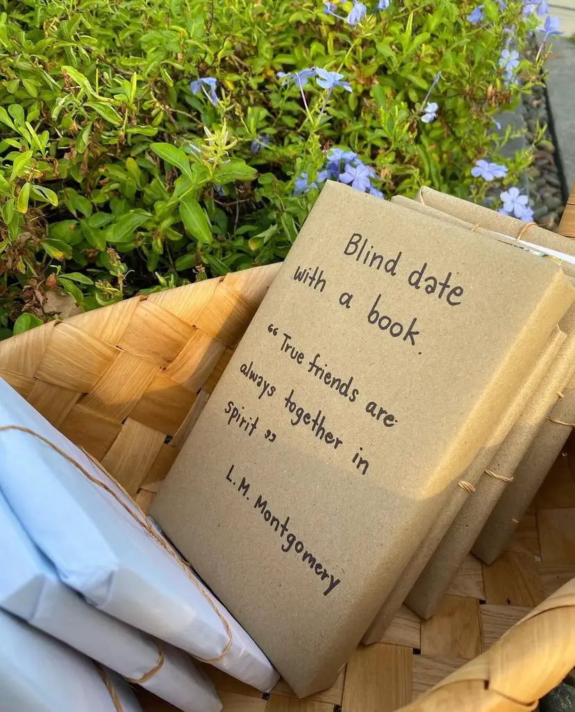 Blind date with a book | แกลเลอรีที่โพสต์โดย Bookandle | Lemon8