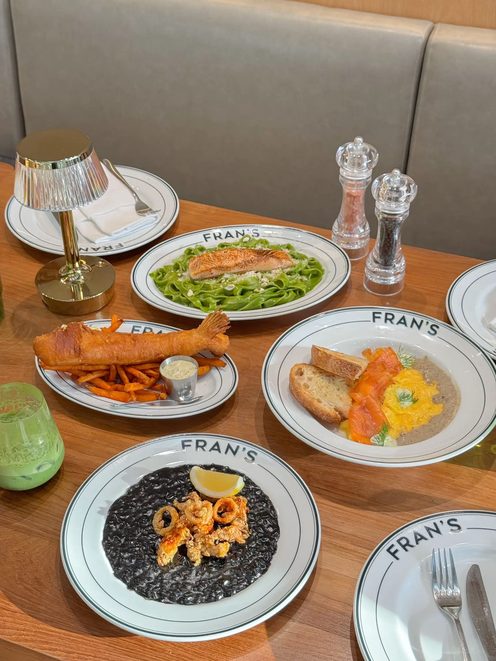 ร้าน Brunch กลางสวน Fran’s Sukhumvit 49🍳🥓 | แกลเลอรีที่โพสต์โดย mine | Lemon8