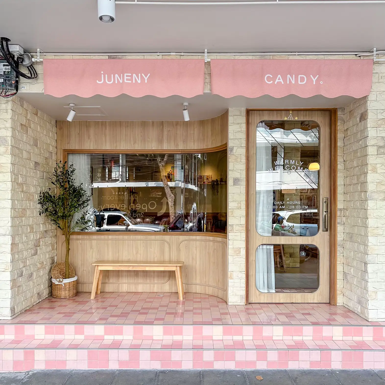 ไดฟุกุเจ้าดังมีคาเฟ่แล้ว #บรรทัดทอง | แกลเลอรีที่โพสต์โดย ...