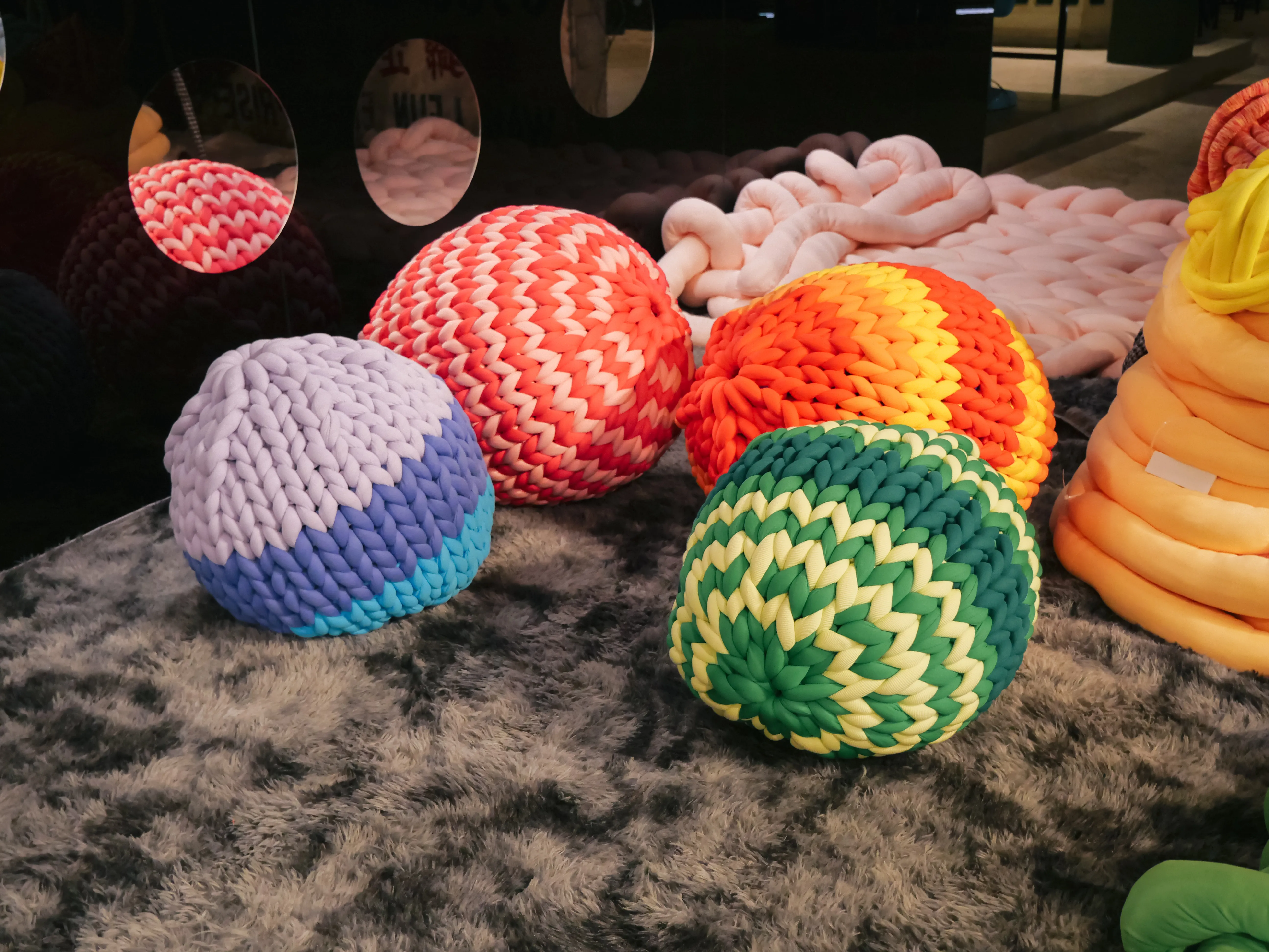 พาทัวร์งานไฮไลท์ BKKDW2024 ย่านเจริญกรุง-ทรงวาด | แกลเลอรีที่โพสต์โดย Insomnia Scene | Lemon8