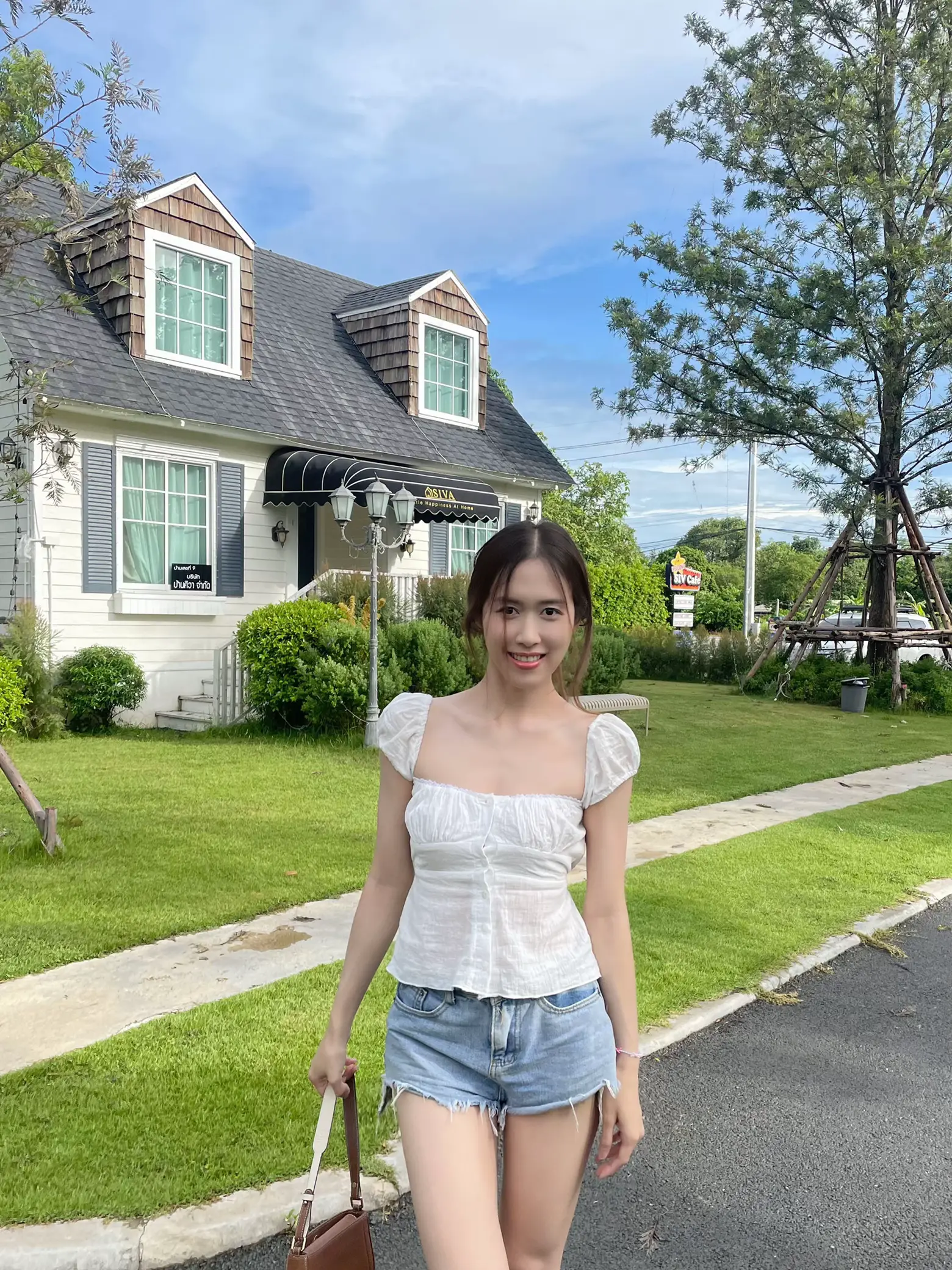 Siv cafe newカンチャナブリ🌳🏡🌤 | elleが投稿したフォトブック | Lemon8