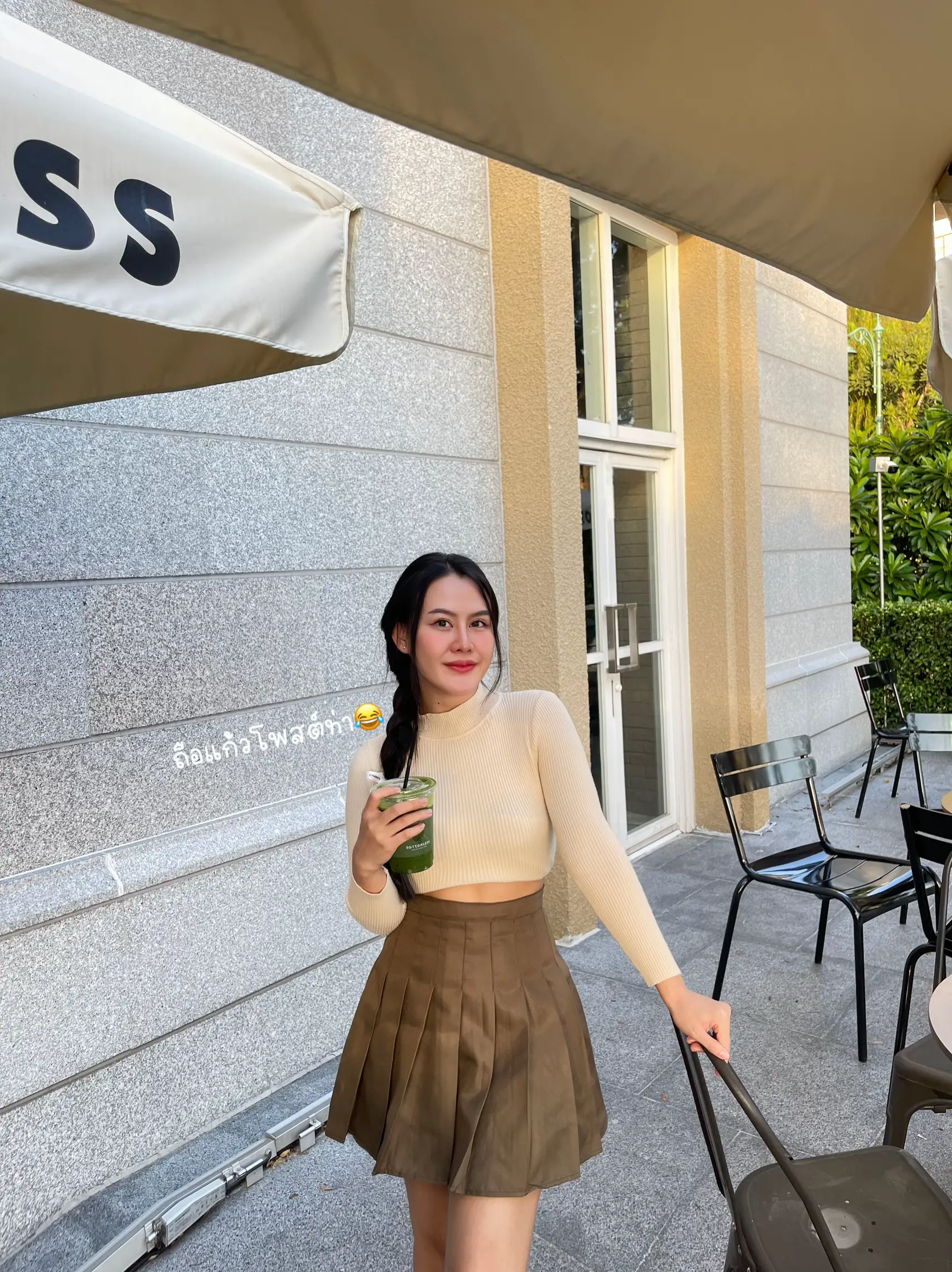 BOTTOMLESS (คาเฟ่ฟิลอยู่ตปท มุมถ่ายรูปฮิต) | แกลเลอรีที่โพสต์โดย ตามเมมาา | Lemon8