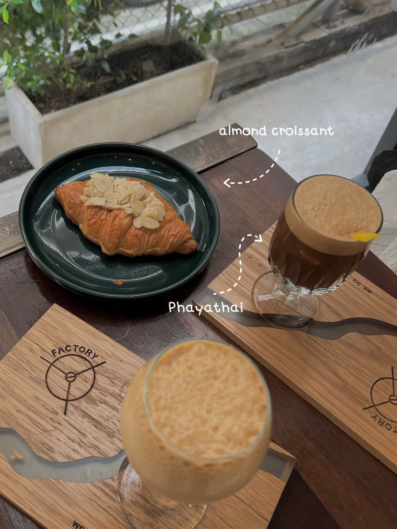 คาเฟ่ดีๆ ที่อยู่ติด BTS พญาไท 🚝 | Factory Bkk ☕️🥐 | แกลเลอรีที่โพสต์โดย ...