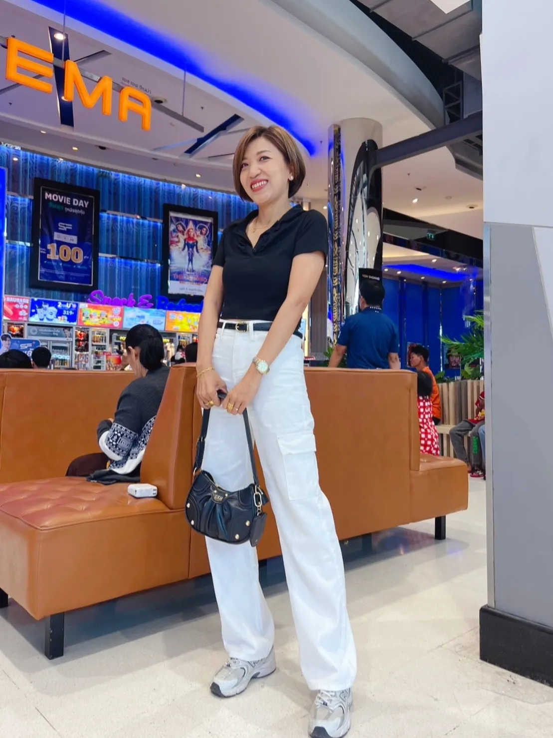 ลุคไปดูหนังสบายๆ | แกลเลอรีที่โพสต์โดย Kru.Tarn | Lemon8