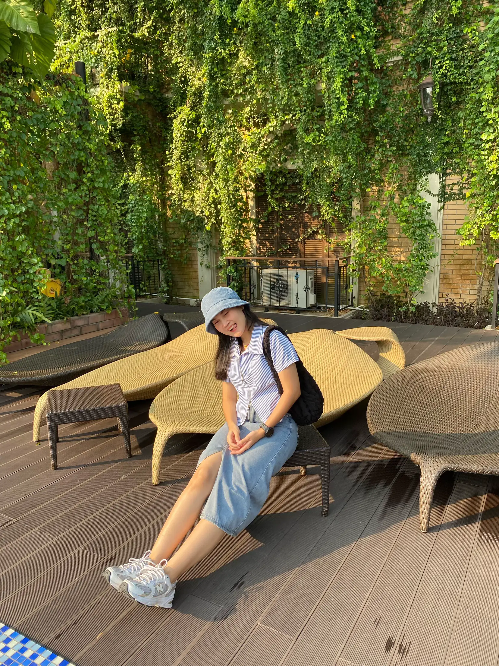 OOTD 🦋 กระโปรงยีนส์ | แกลเลอรีที่โพสต์โดย Saii Praweena | Lemon8