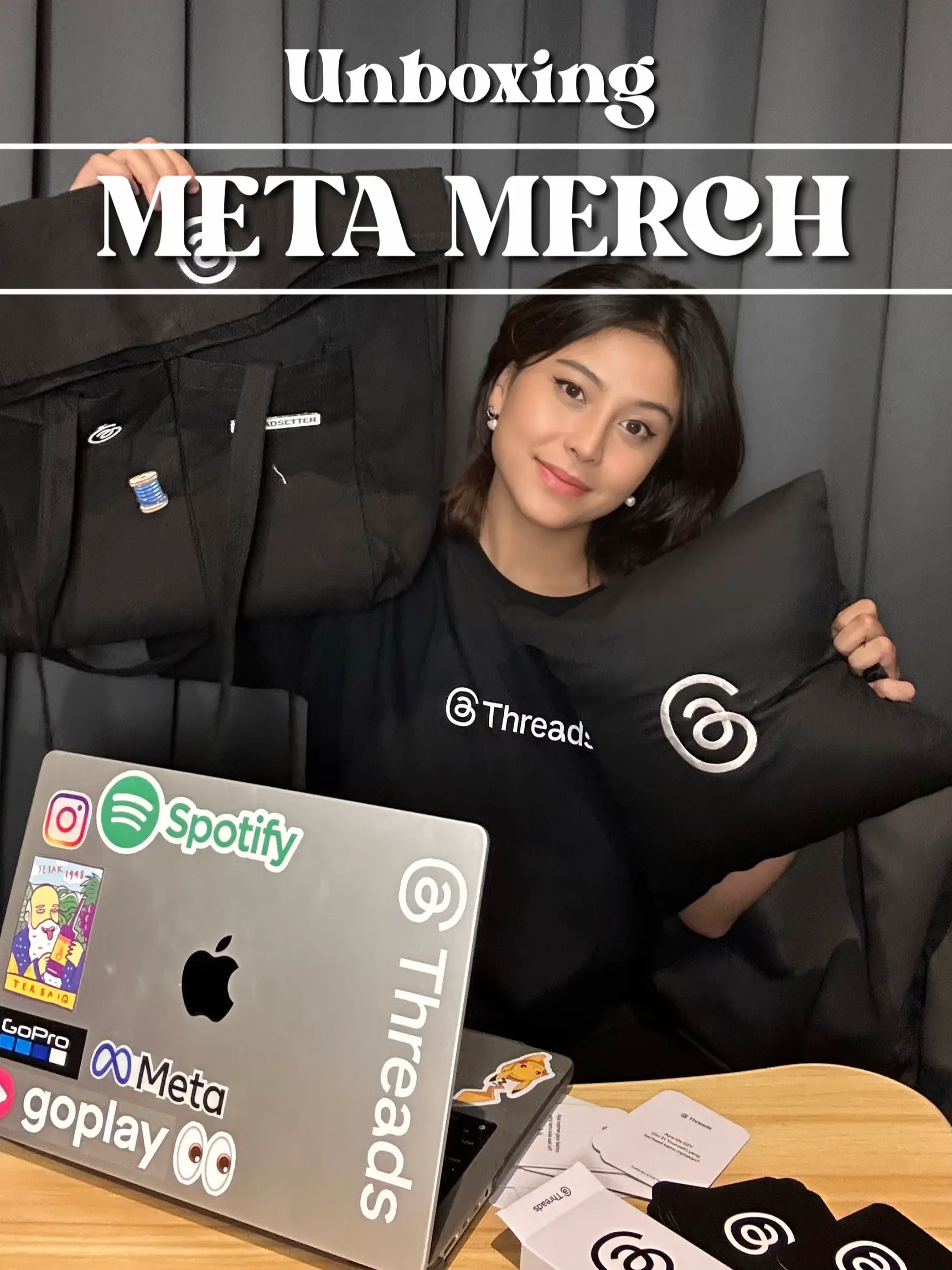 WHAT’S INSIDE THIS META: THREADS MERCH?! | Video dipublikasikan oleh ...