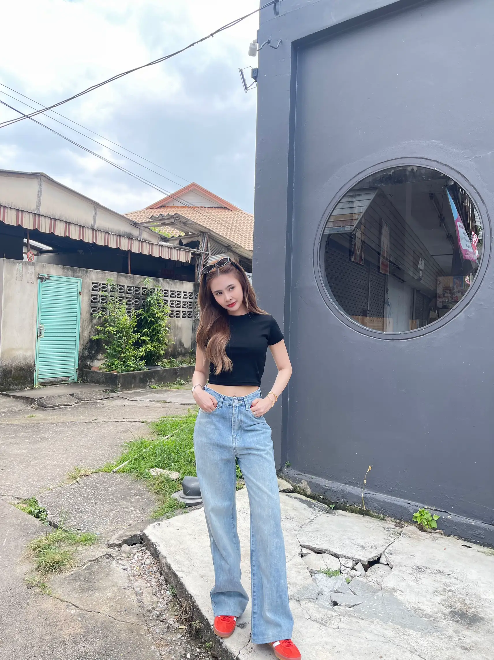 OOTD แมทซ์ลุคเสื้อครอป 🧵👚🪡 | แกลเลอรีที่โพสต์โดย Dew ̈ | Lemon8