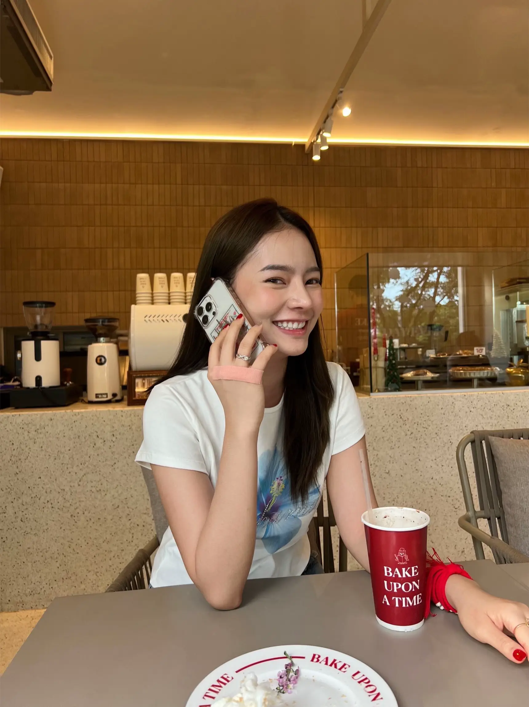 คาเฟ่พระราม2 แสงสวย ร่มรื่น เค้กอร่อย🌤️ ️ | แกลเลอรีที่โพสต์โดย Busaraptc | Lemon8