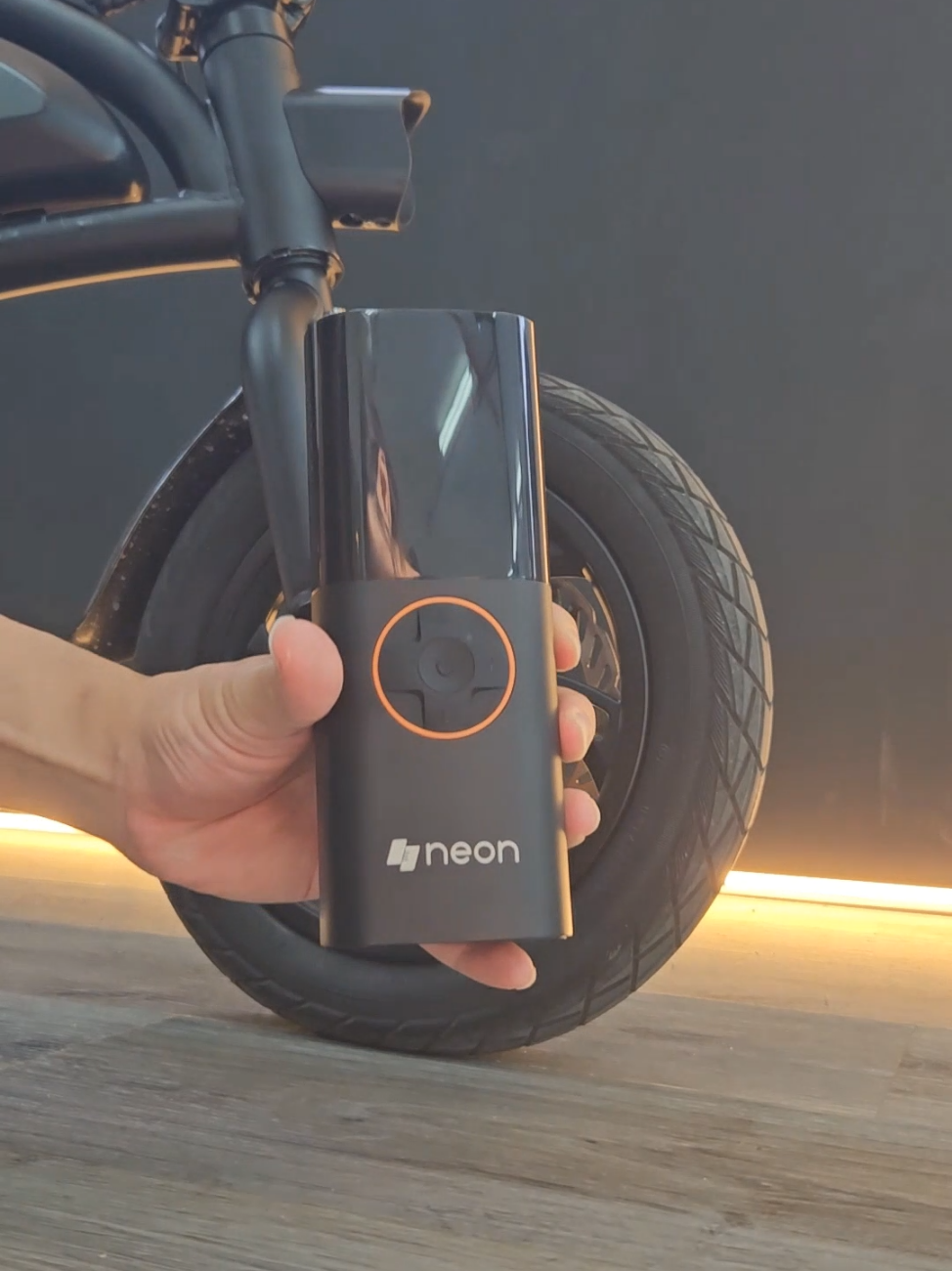 neon Portable Electric Air Pump ⚡️🫡 | วิดีโอที่เผยแพร่โดย neon-PEV | Lemon8