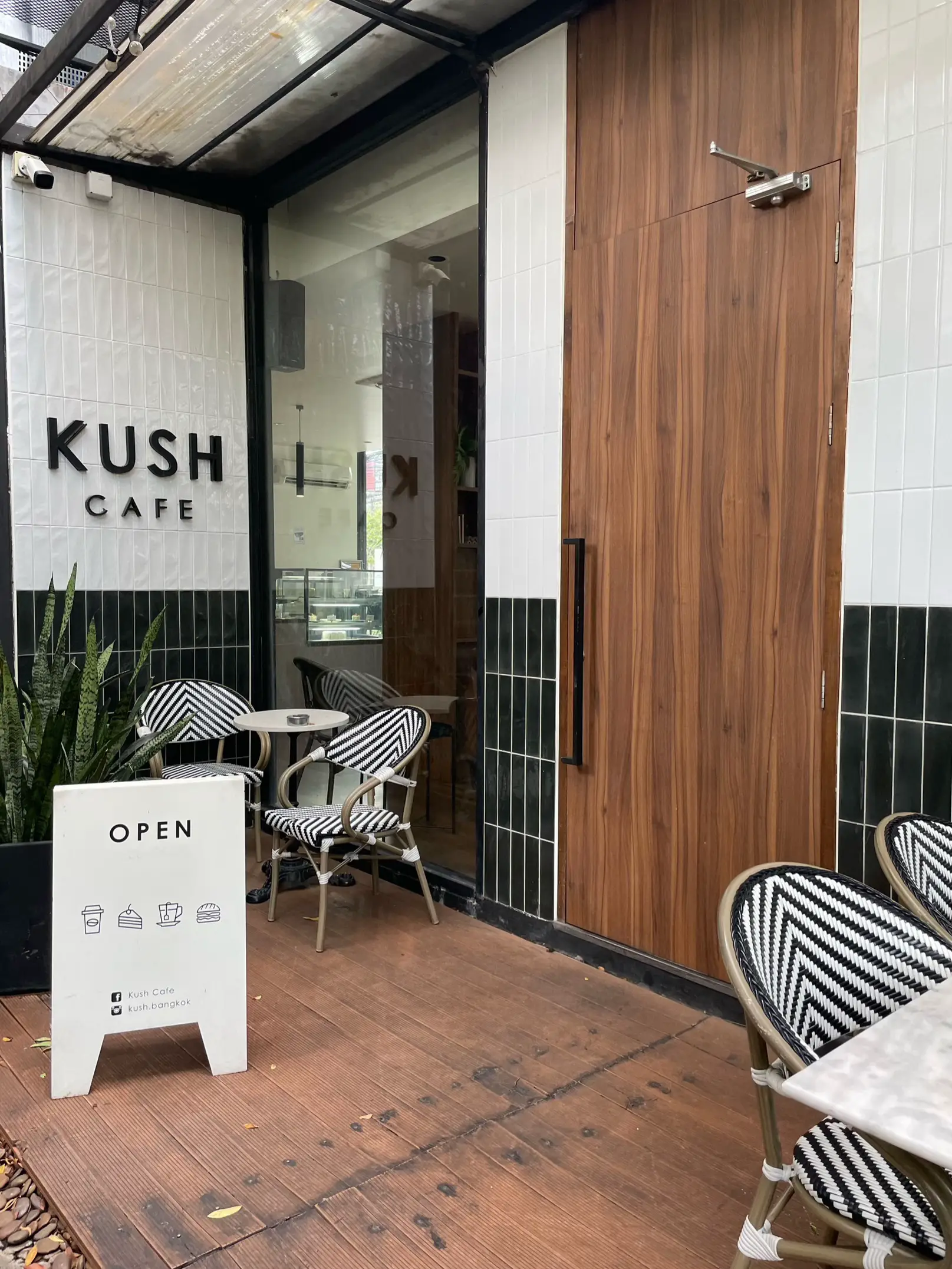 Kush cafe🍝 ร้าน brunch สุดมินิมอล แถวนางลิ้นจี่ สาทร📍 | แกลเลอรีที่ ...