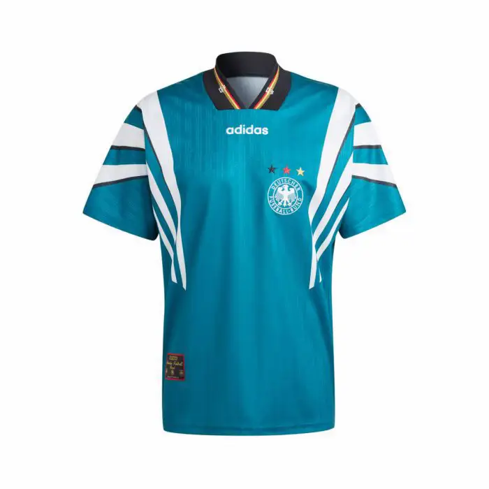 BLOKECORE STYLE เสื้อบอลใส่กับอะไร? | แกลเลอรีที่โพสต์โดย i'dream | Lemon8