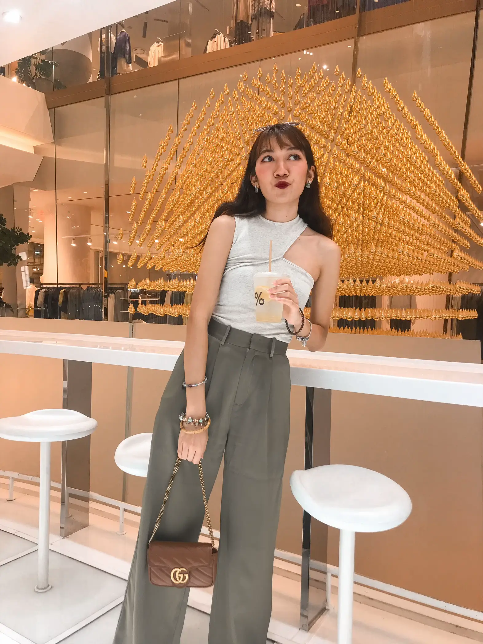 กระเป๋าแบรนด์เนมใบแรกในชีวิต🤎 | แกลเลอรีที่โพสต์โดย Girly sunshine | Lemon8