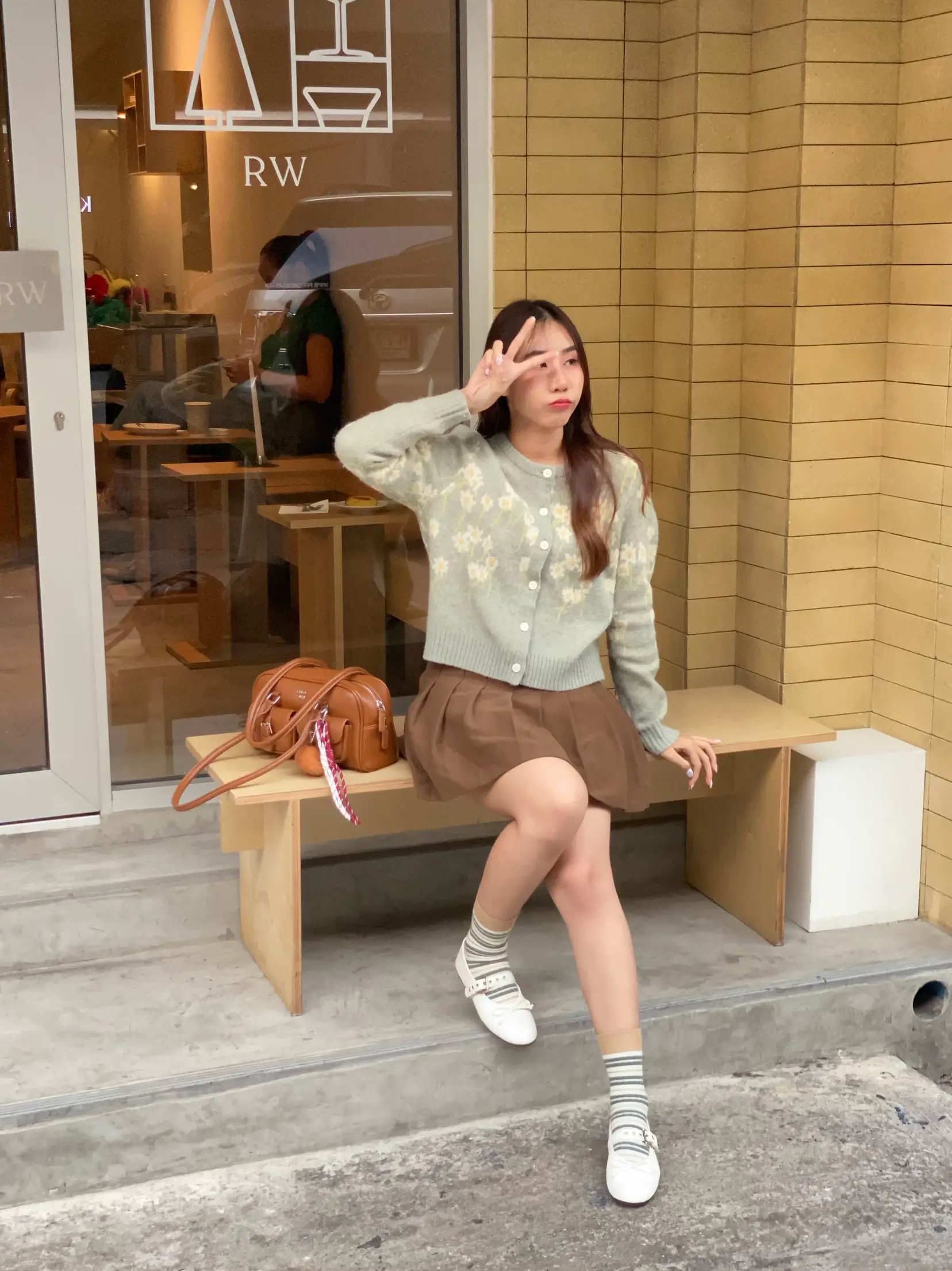 OOTD ฉบับแกล้งหนาว🎄 ️ | แกลเลอรีที่โพสต์โดย Pooklook | Lemon8