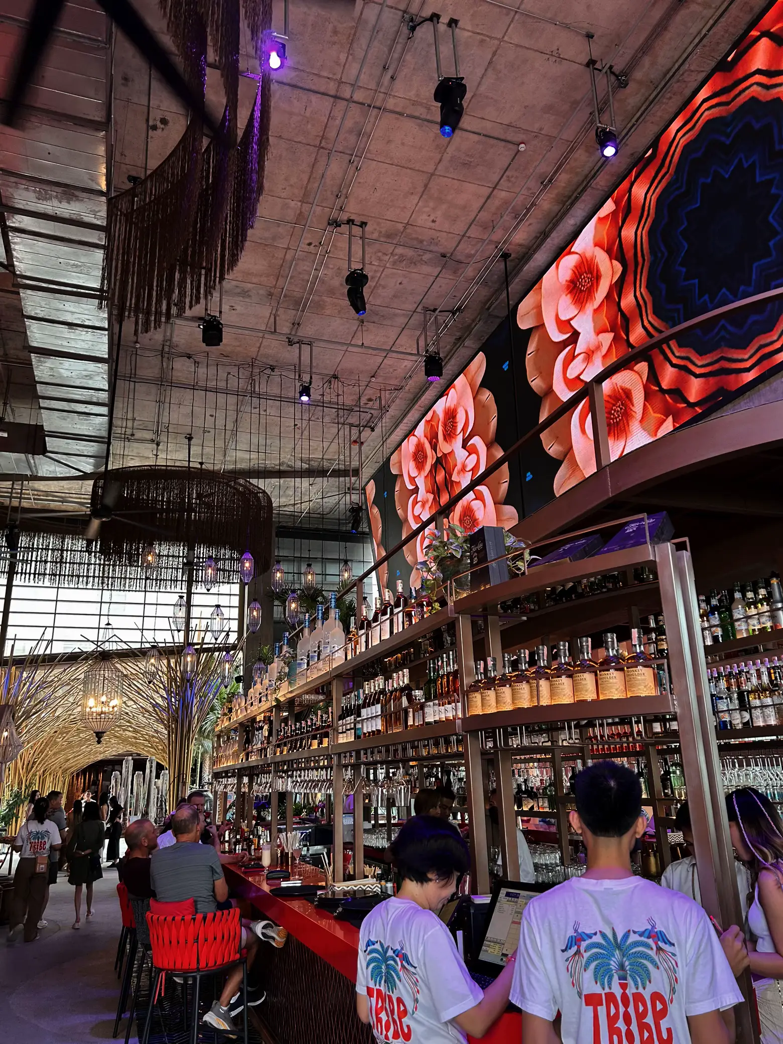 นั่งชิลชมวิวที่ TRIBE SKY BEACH CLUB สายฝอห้ามพลาด | แกลเลอรีที่โพสต์ ...