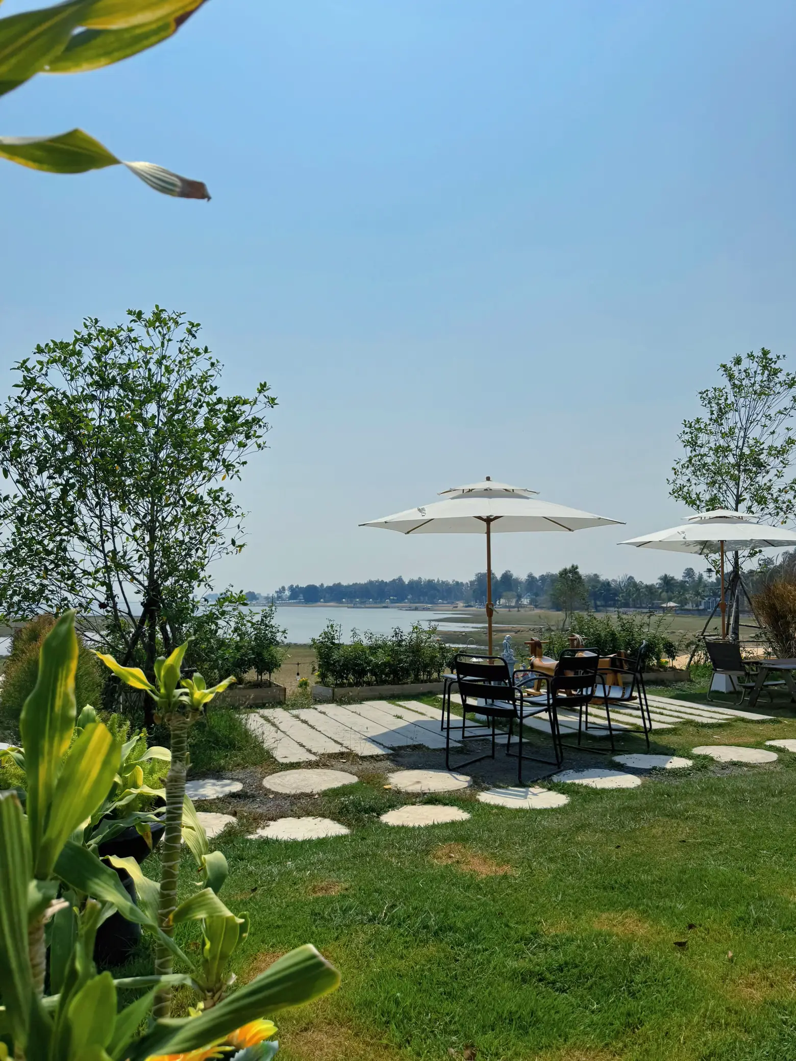 ที่นี้อำเภอ สิรินธร คนึงนิจ คาเฟ่ | แกลเลอรีที่โพสต์โดย Zer's Bow'l ...