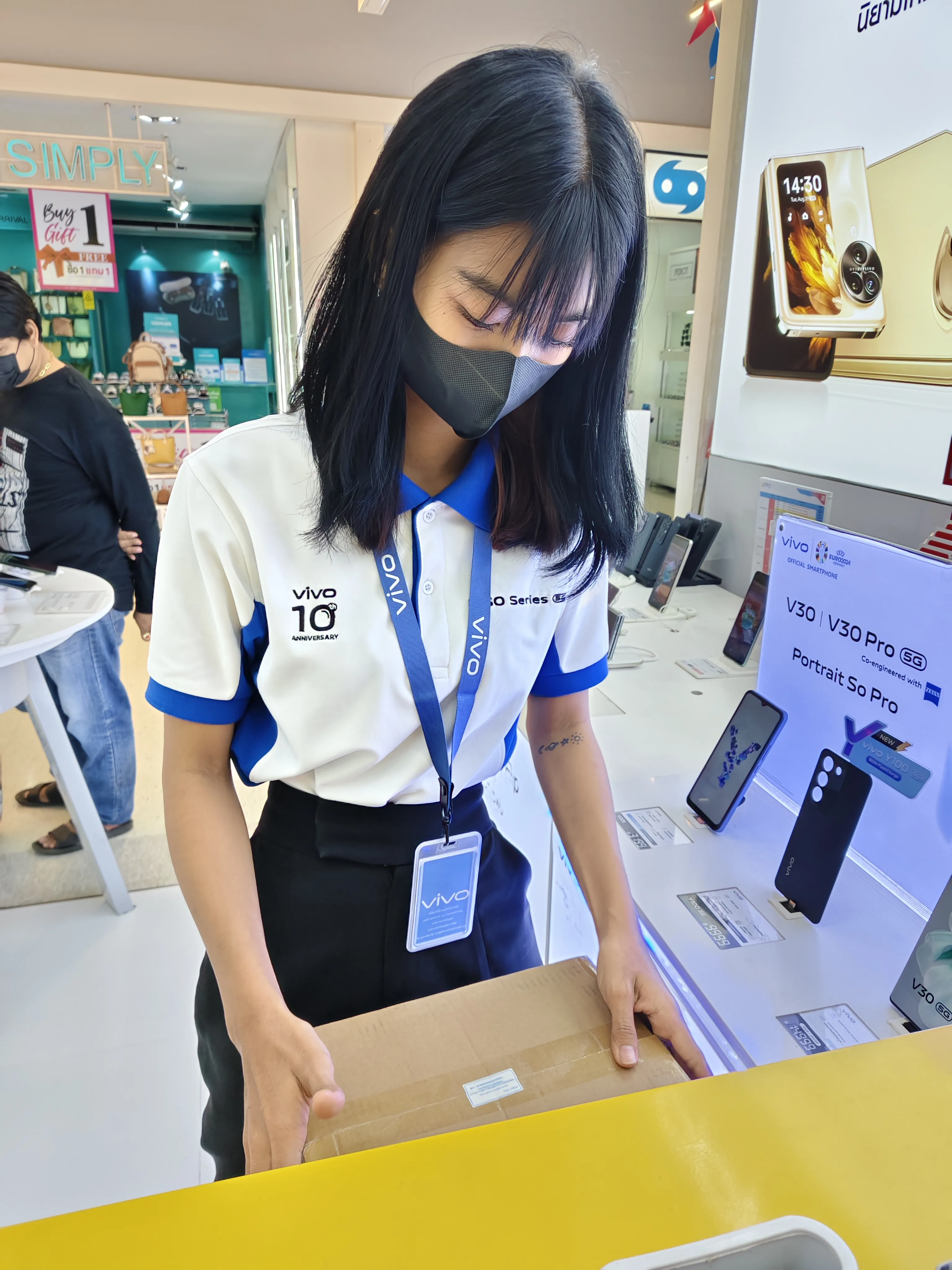 รีวิว vivo v30 5g ( ฉบับPCใช้เอง ) | แกลเลอรีที่โพสต์โดย Bumble Bee 🤍 | Lemon8