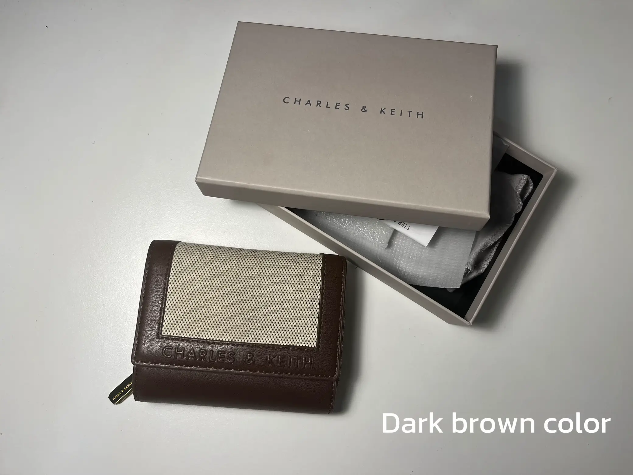 รีวิวกระเป๋าตังจาก Charles & Kieth ที่ผู้ชายใช้ได้ | แกลเลอรีที่โพสต์ ...