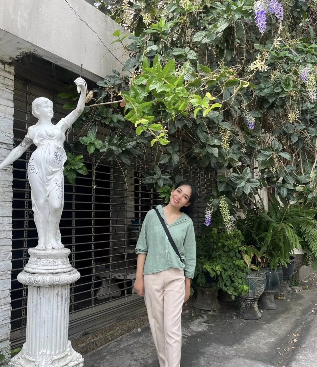 เป็นคนหนึ่ง ที่ไม่มั่นใจกับผมหยักศกของตัวเอง | แกลเลอรีที่โพสต์โดย fada | Lemon8