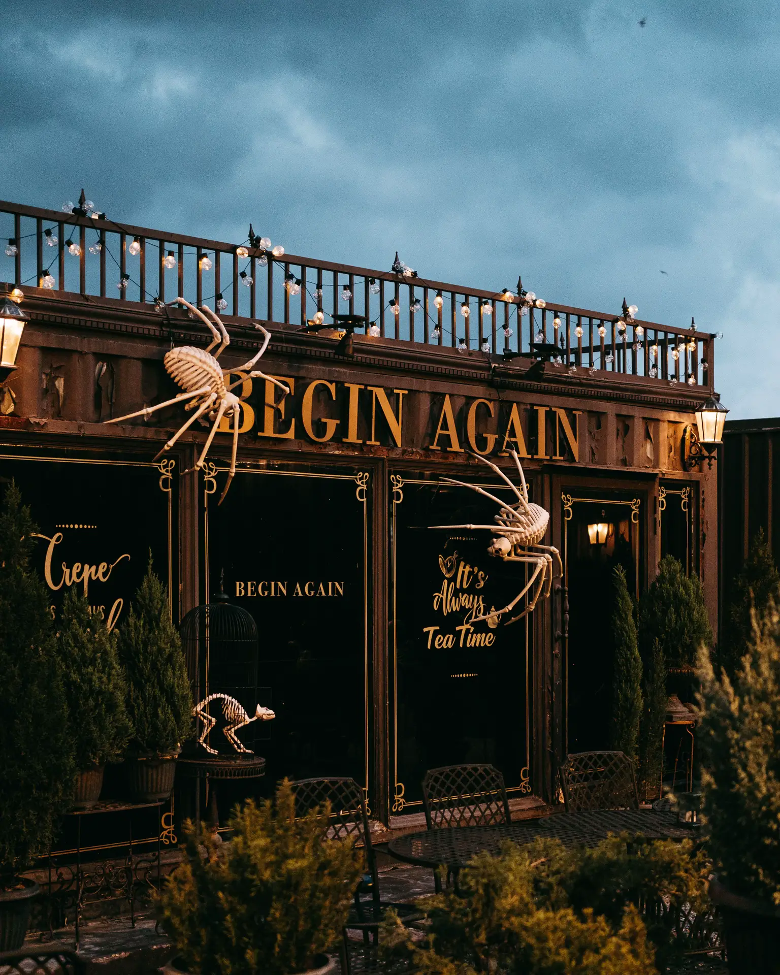 สัมผัสบรรยากาศแบบหลอนๆ แต่แฝงความหรูหรา ที่ BEGIN AGAIN | Gallery posted by Rattomarty | Lemon8