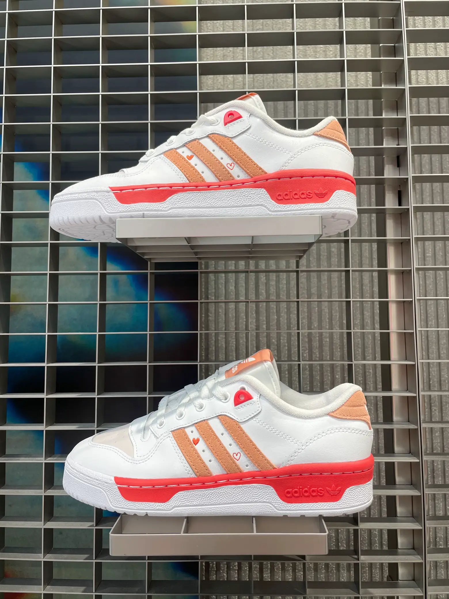 Adidas Valentine’s Collection เริ่ดเวอร์ 🩷 ️ | แกลเลอรีที่โพสต์โดย ...