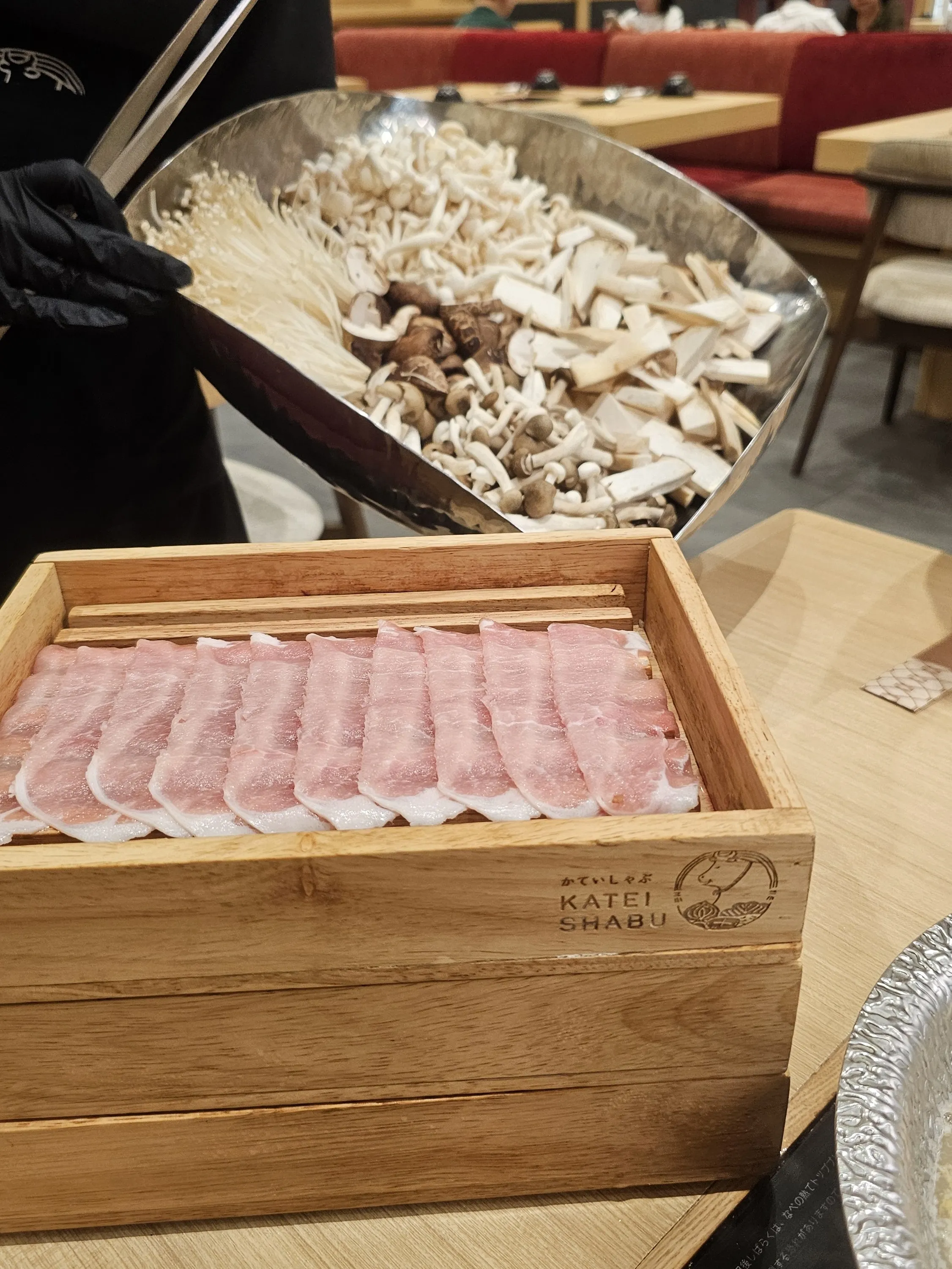 กว่าจะได้กินชาบูร้านนี้ Katei shabu buffet🍣🍤🥬🥓🥩 | แกลเลอรีที่โพสต์โดย ...