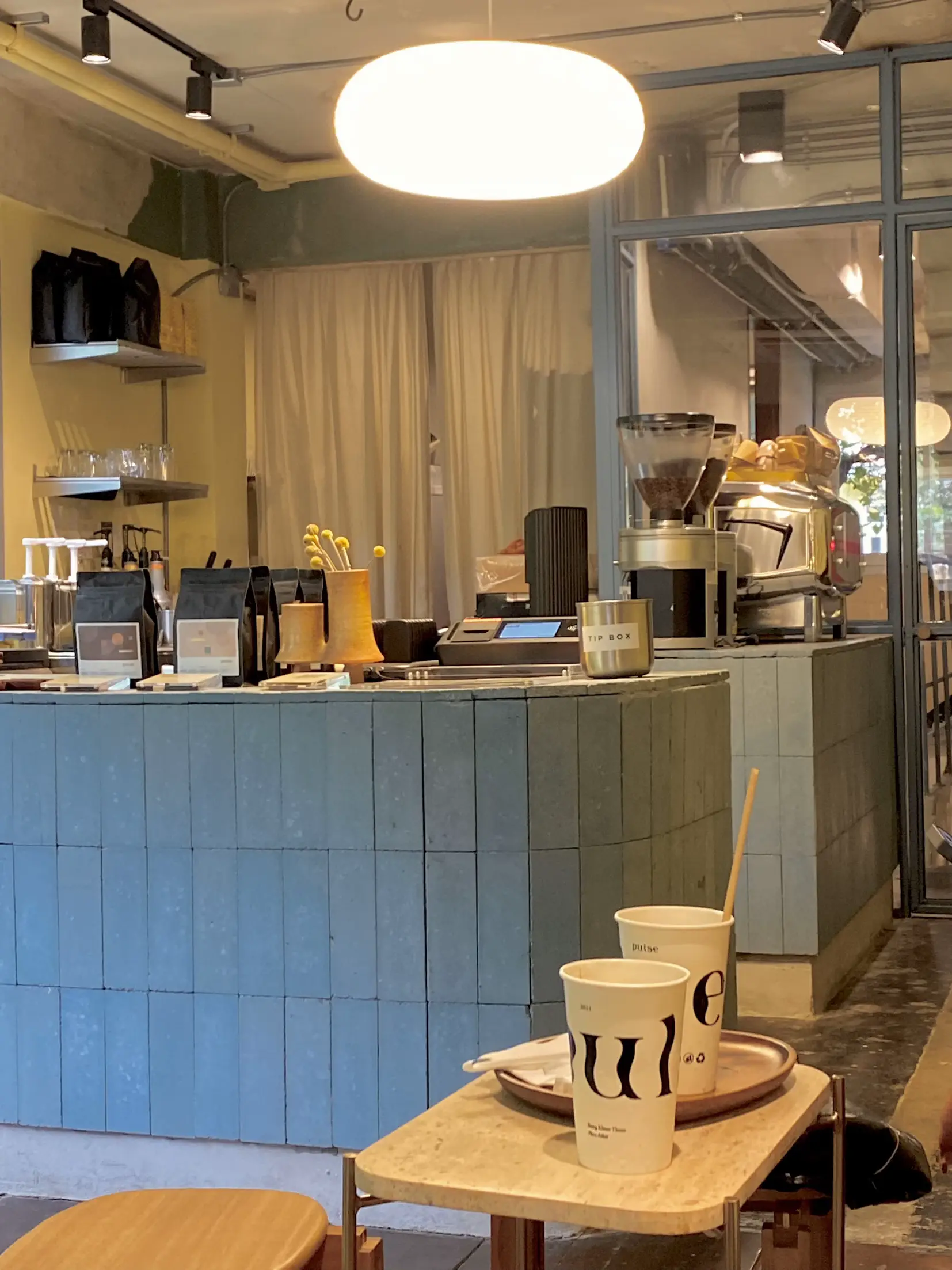 คาเฟ่ Pulse สาขาถนนพระอาทิตย์ ☀️📍 | แกลเลอรีที่โพสต์โดย New Vember | Lemon8
