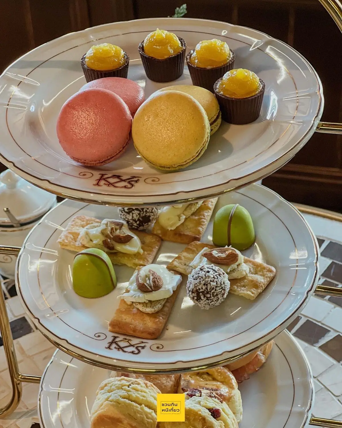 Sip Afternoon tea on a luxury train bogie at | Gallery posted by Pond ...