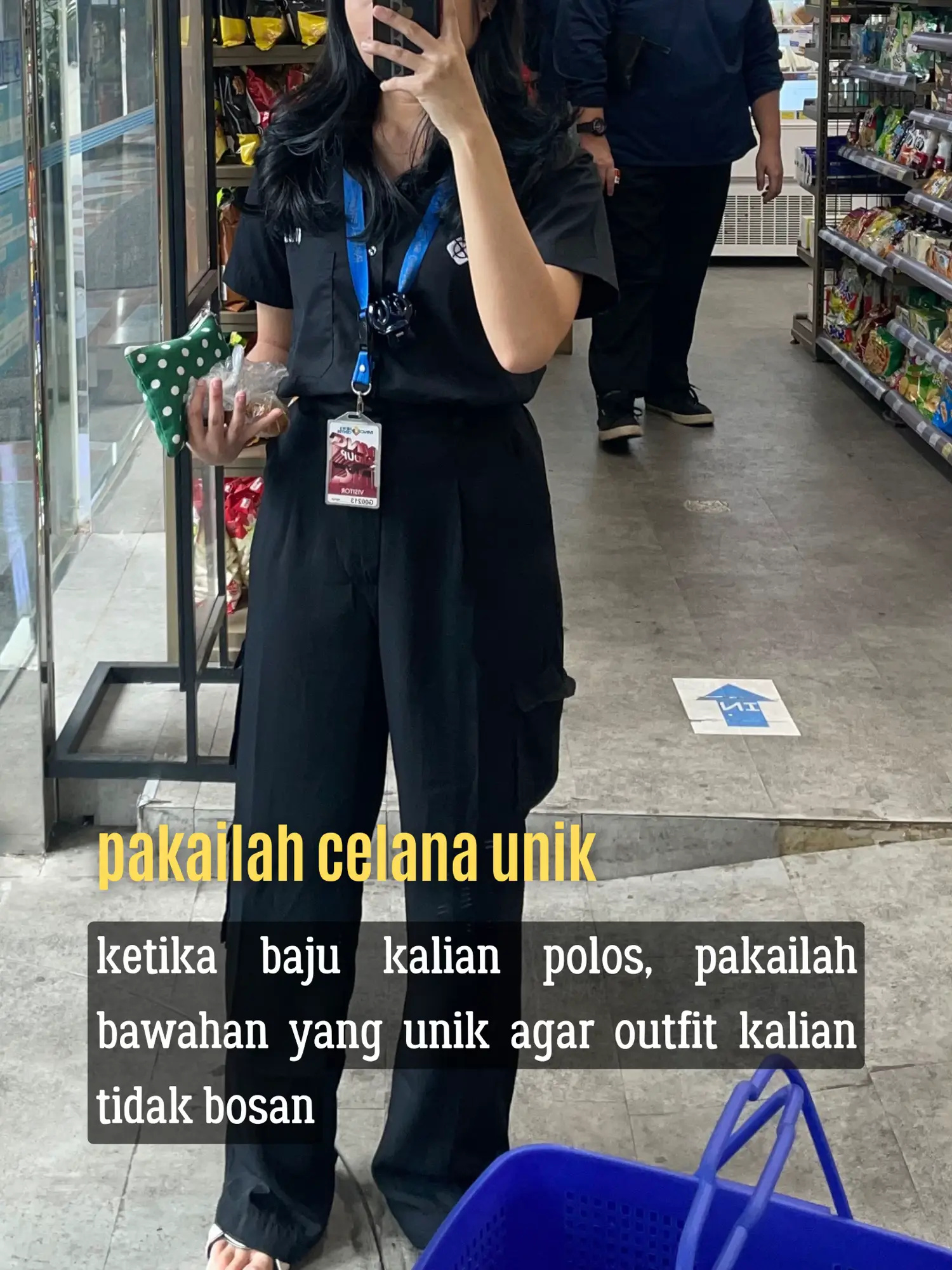 cara agar tidak bosan saat pakai outfit hitam | Galeri diposting oleh Della Ananda | Lemon8
