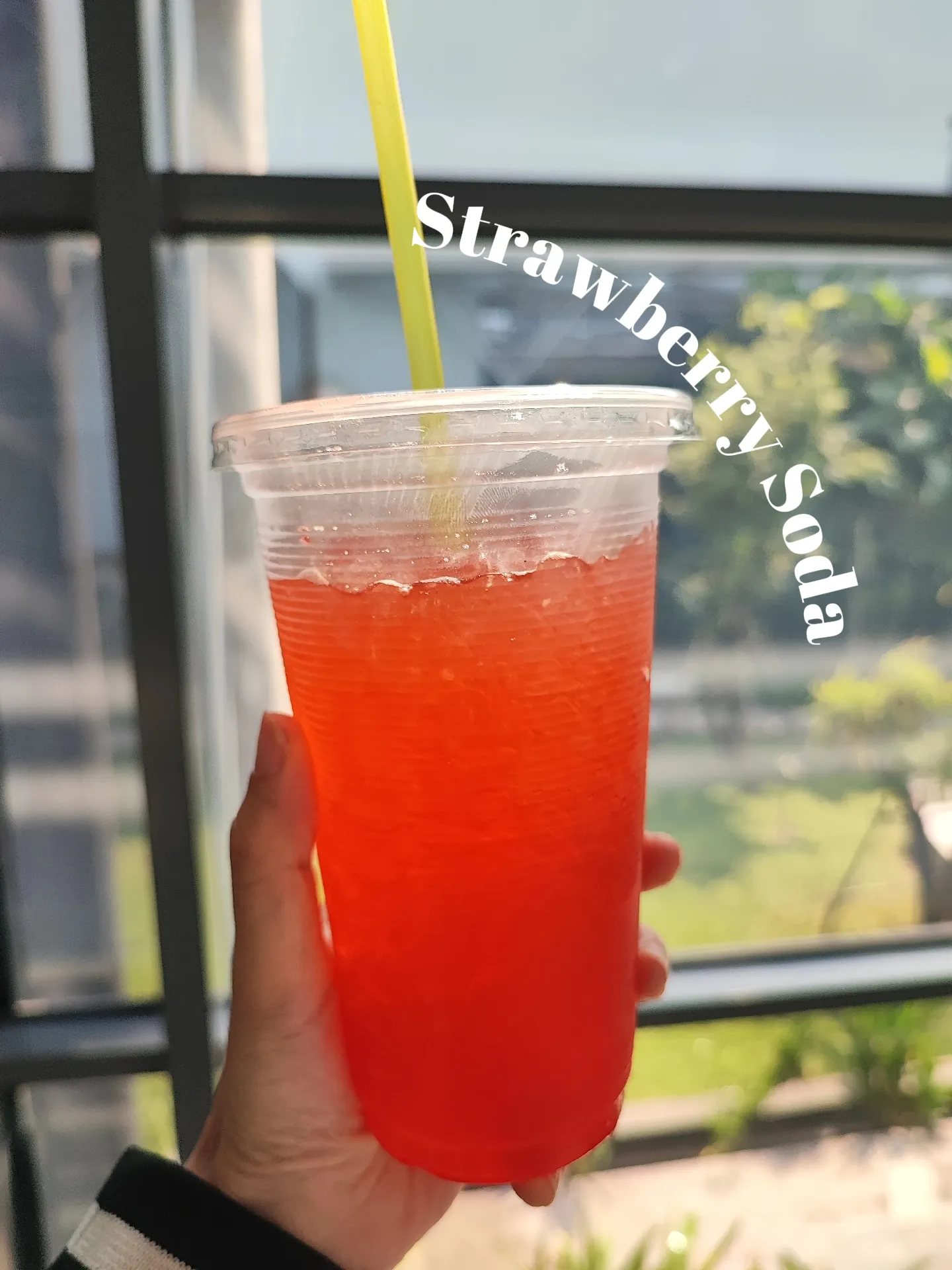Strawberry Soda | แกลเลอรีที่โพสต์โดย Jomjam | Lemon8