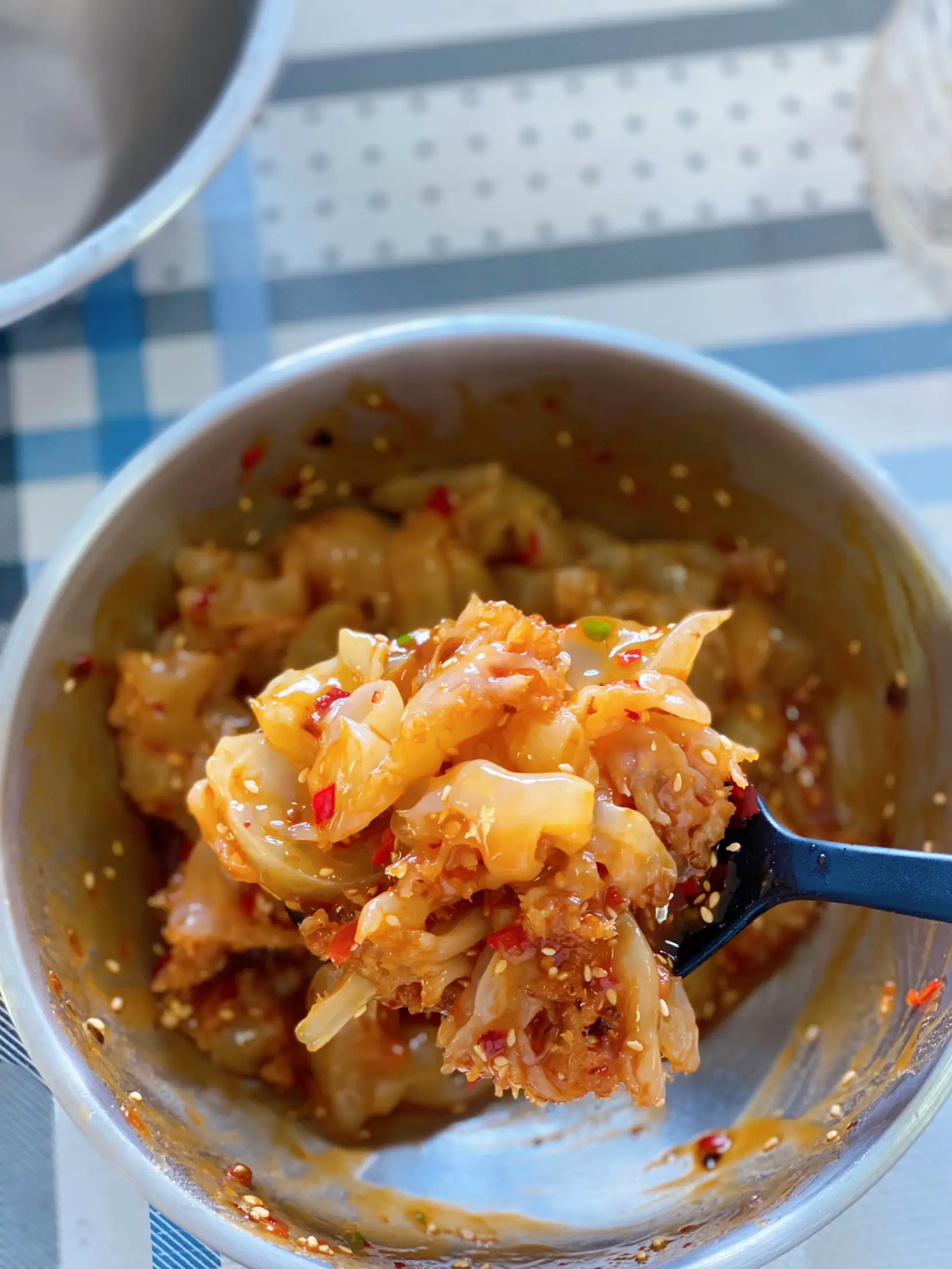 ใครชอบ “ยำแมงกะพรุนน้ำมันงา “ | แกลเลอรีที่โพสต์โดย Cookedby.kwon | Lemon8