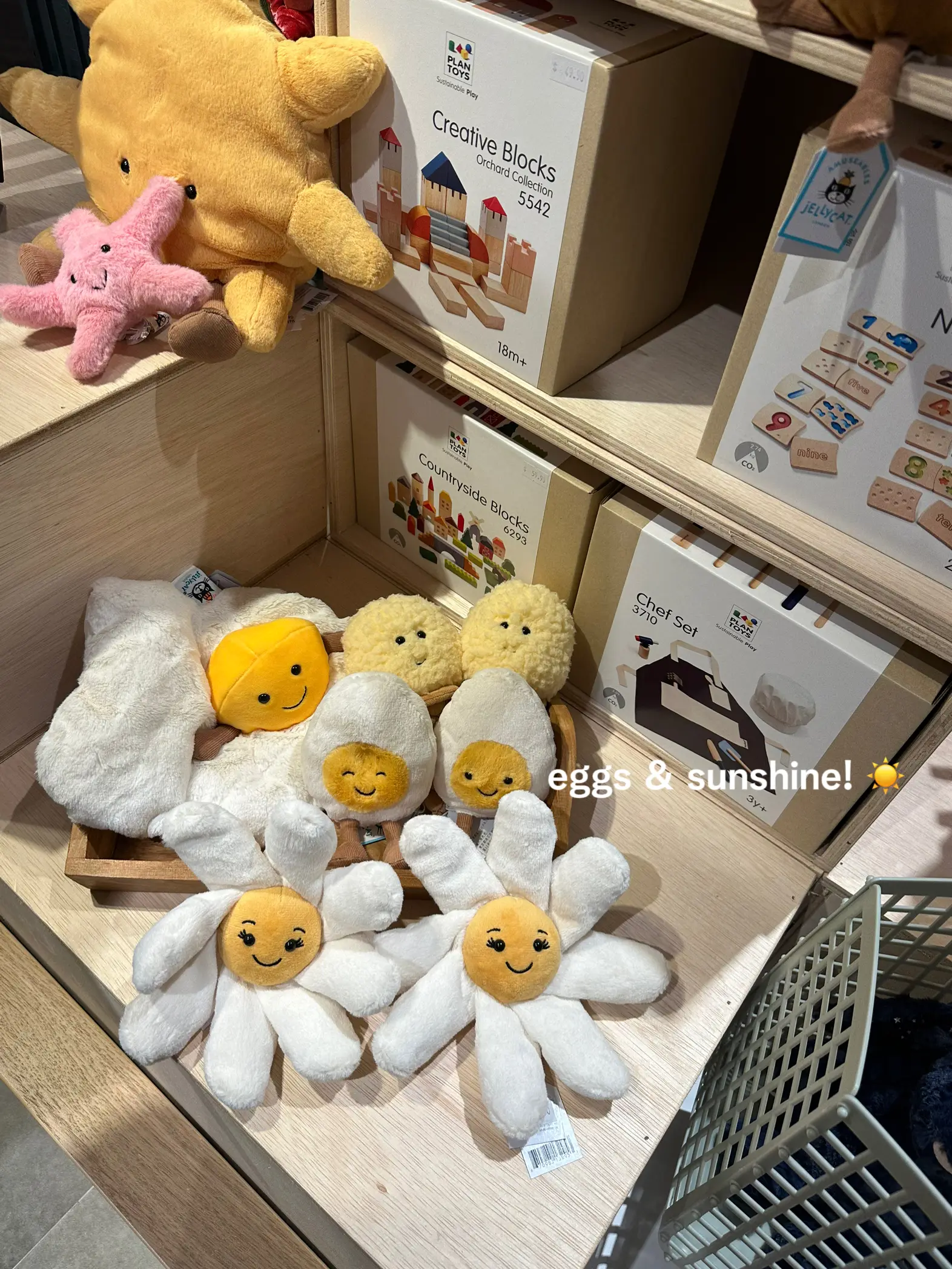 JELLYCATS are the BEST gift idea for your gf 🥹💐 | Gallery posted by ...