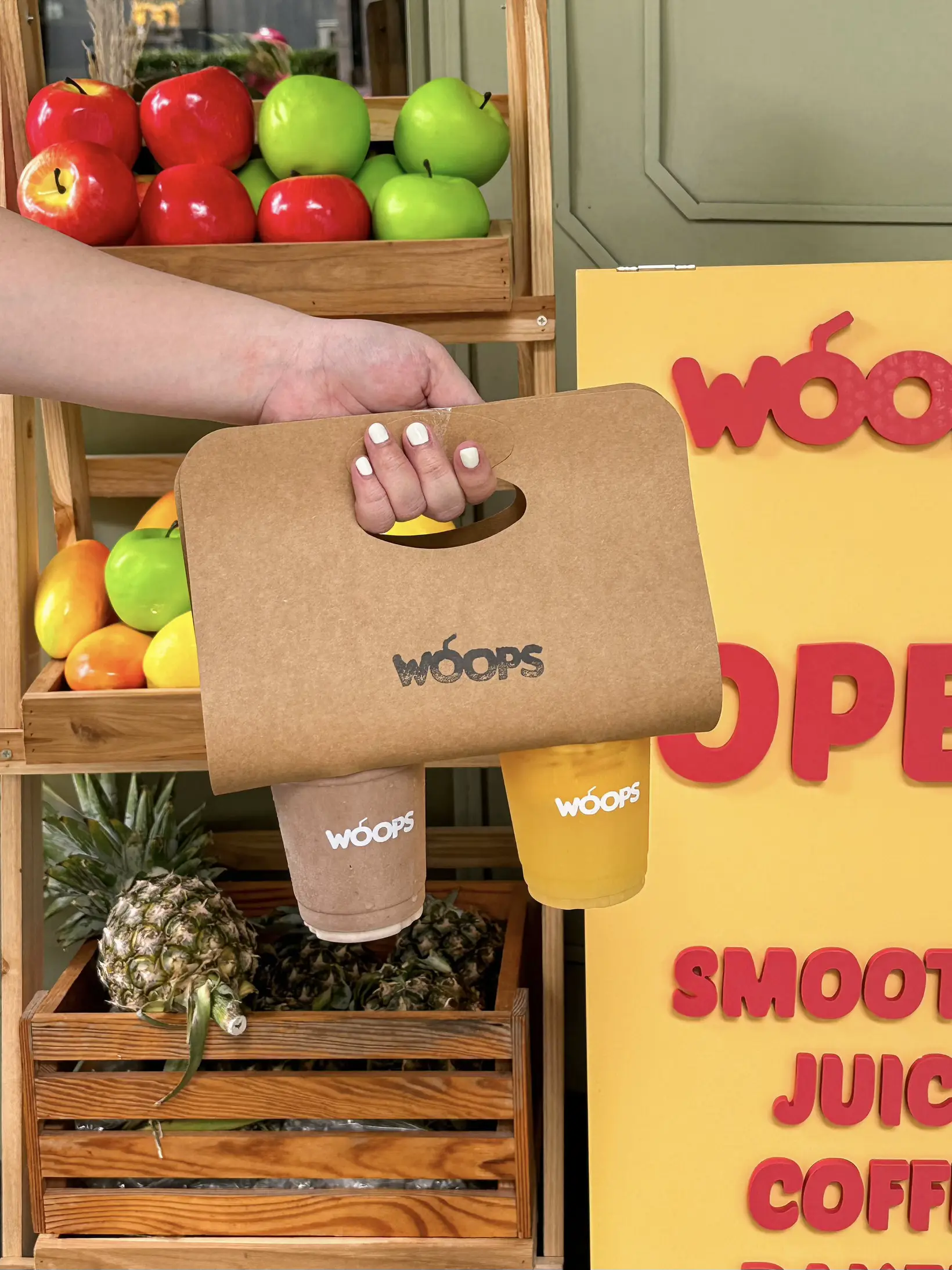 ร้านสมูทตี้สุดคิ้วท์ที่อร่อยมากๆเปิดใหม่ย่านสาทร!🍊🍋🍎 | แกลเลอรีที่โพสต์โดย Jabchaith | Lemon8