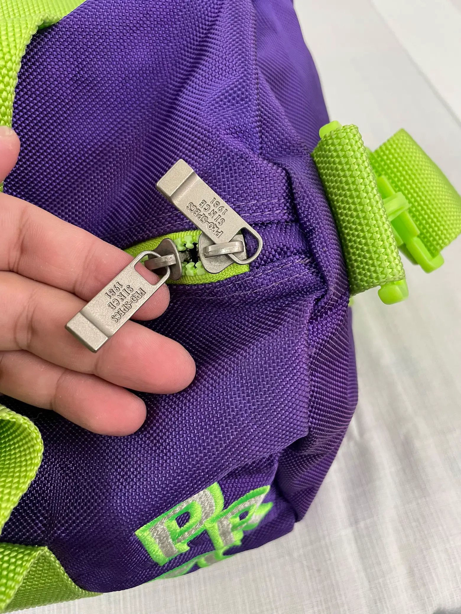 rossbody bags Pro-specs | แกลเลอรีที่โพสต์โดย GuneangShop | Lemon8