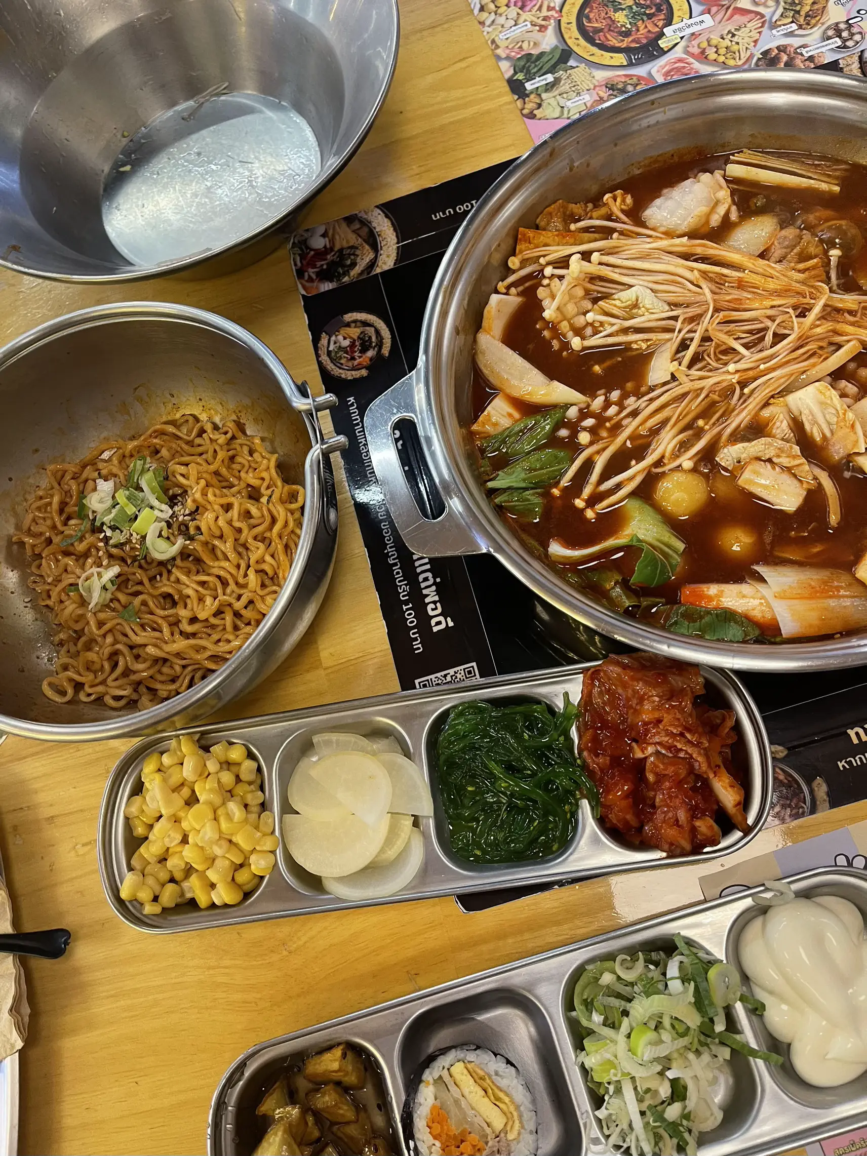 Dookki topokki buffet🍝🍗 | แกลเลอรีที่โพสต์โดย jes. | Lemon8