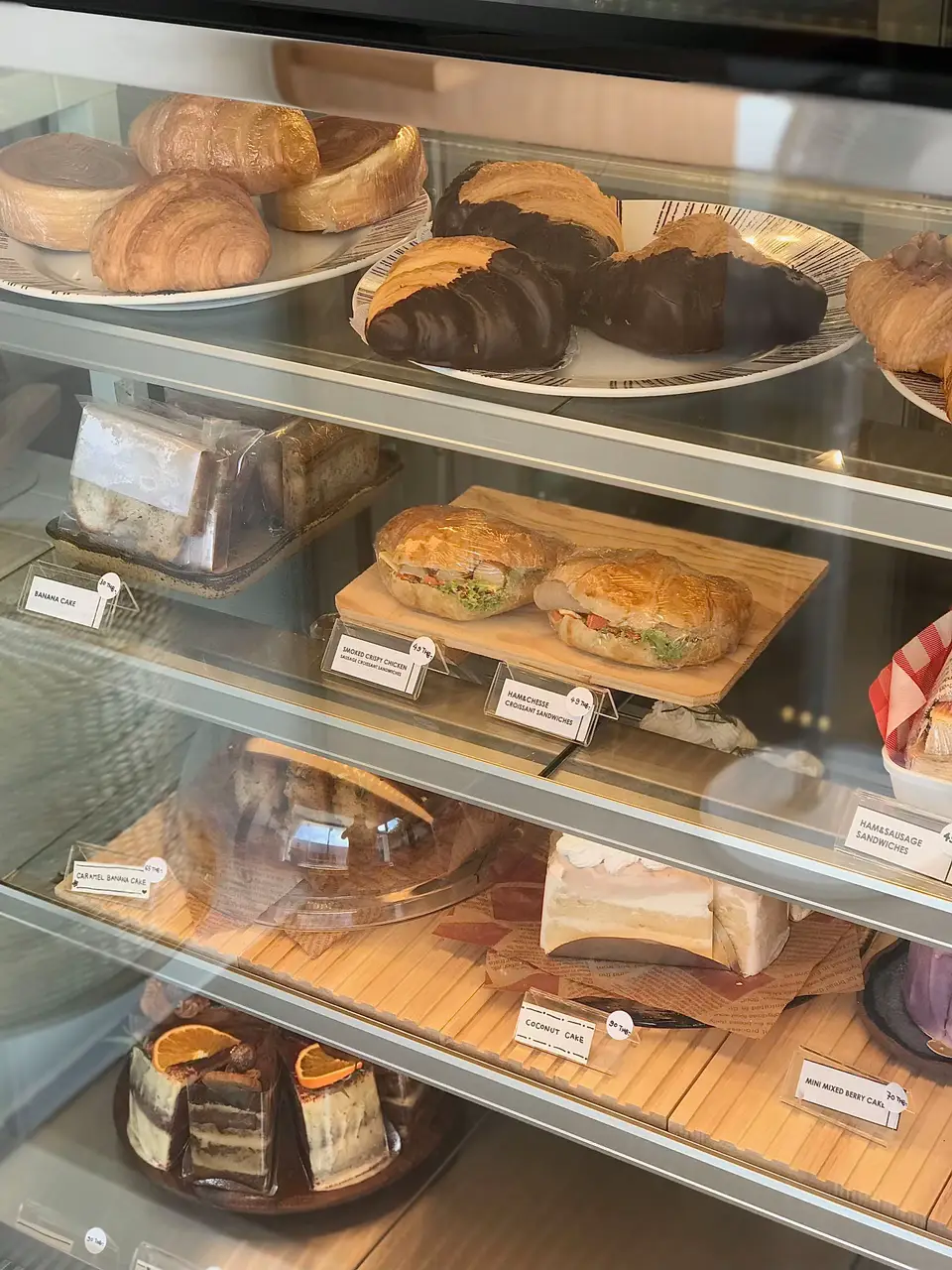 PLAY Cafe | แกลเลอรีที่โพสต์โดย Jack Junsuwan | Lemon8