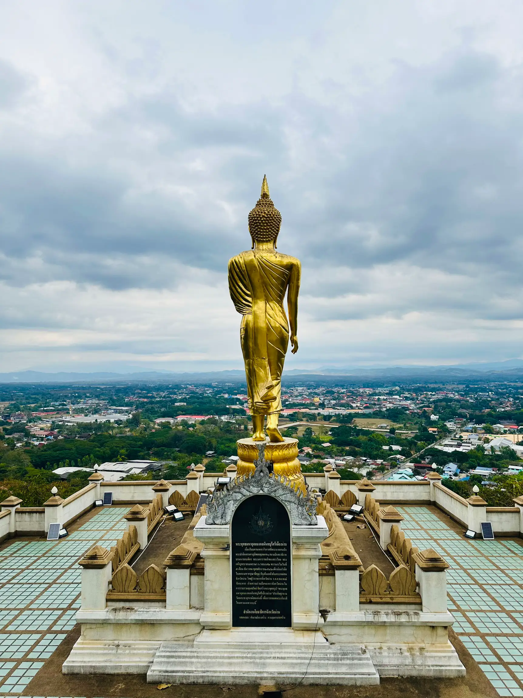 ทำบุญ ไหว้พระ เสริมศิริมงคลต้อนรับปี 67 EP1 | แกลเลอรีที่โพสต์โดย JibbJibb_Sumaru | Lemon8