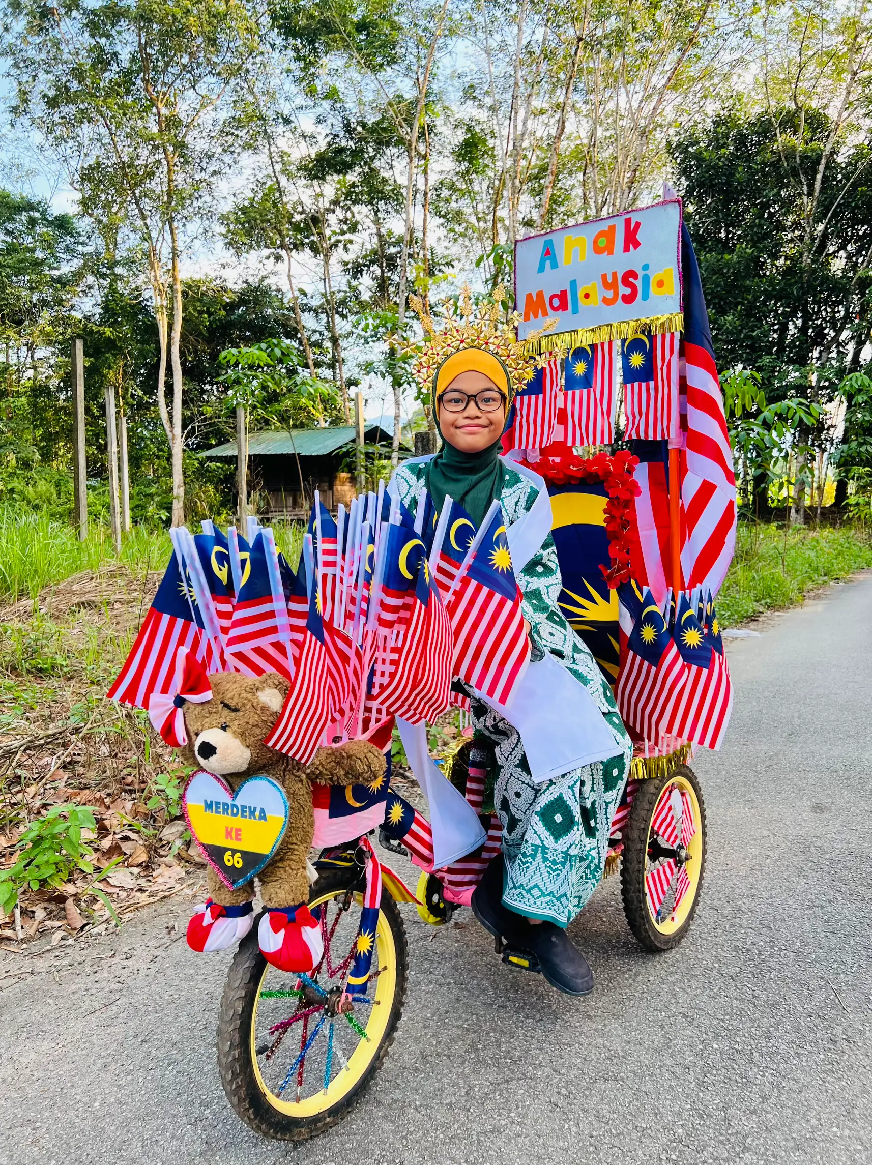 MERDEKA basikal berhias🌺 | Galeri disiarkan oleh mekka | Lemon8