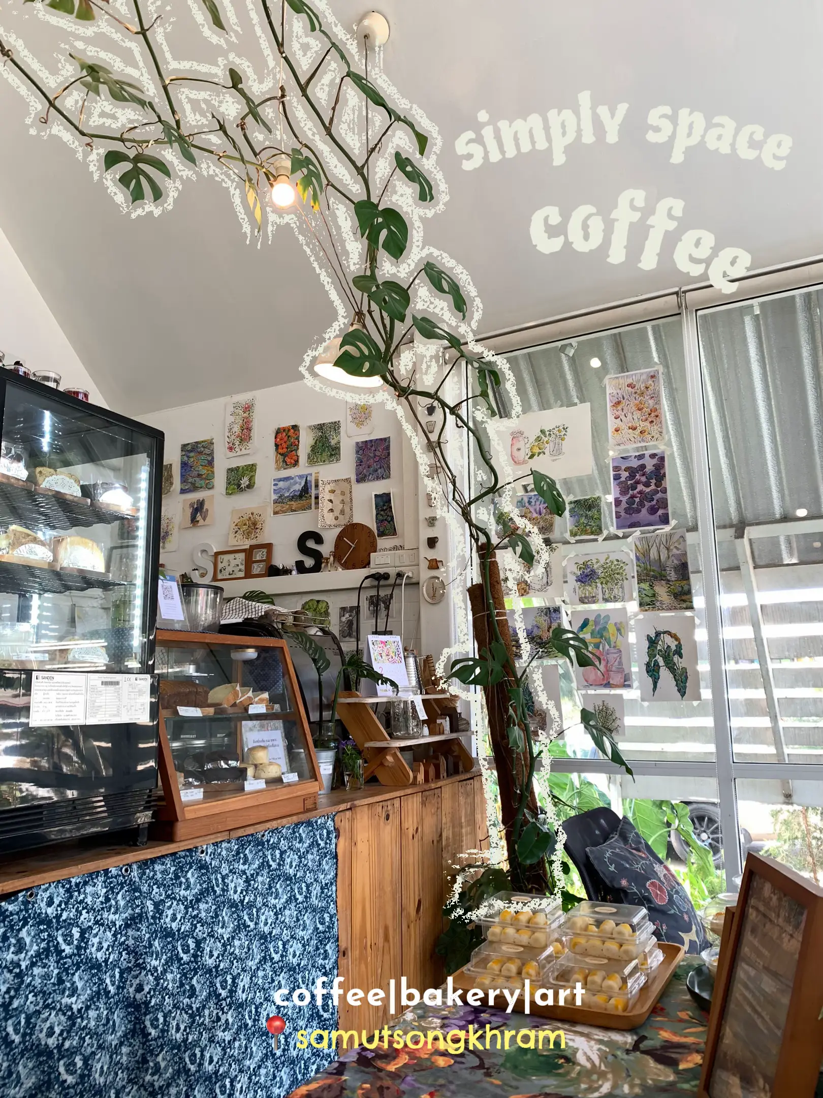 ร้านกาแฟที่มีงานศิลปะ simply space coffee 🌈 | แกลเลอรีที่โพสต์โดย N | Lemon8