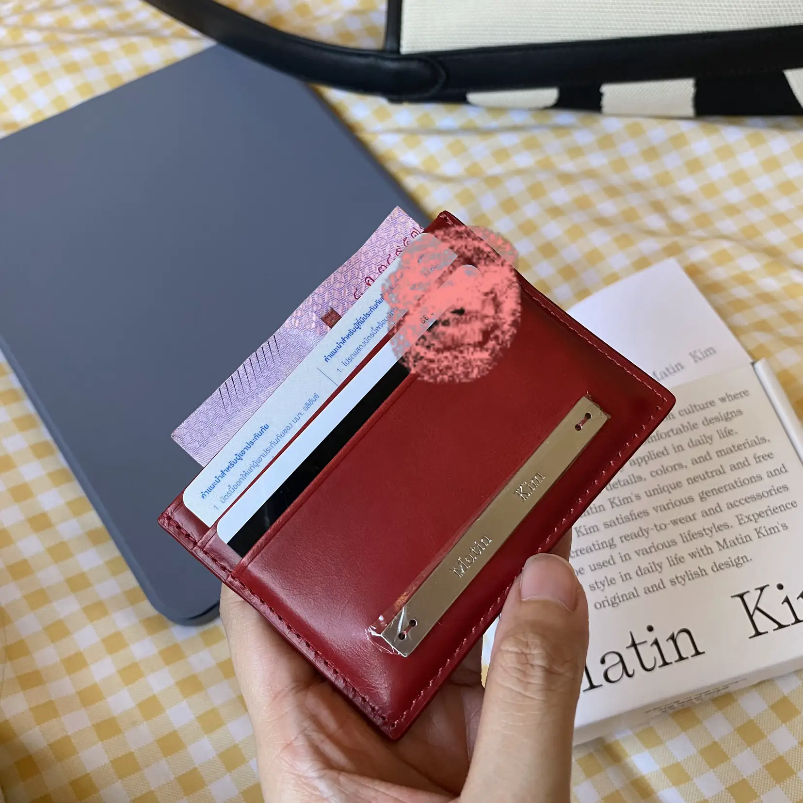 Matin kim card wallet แดงรับความปังง♥️ | แกลเลอรีที่โพสต์โดย Norae-Bang ...
