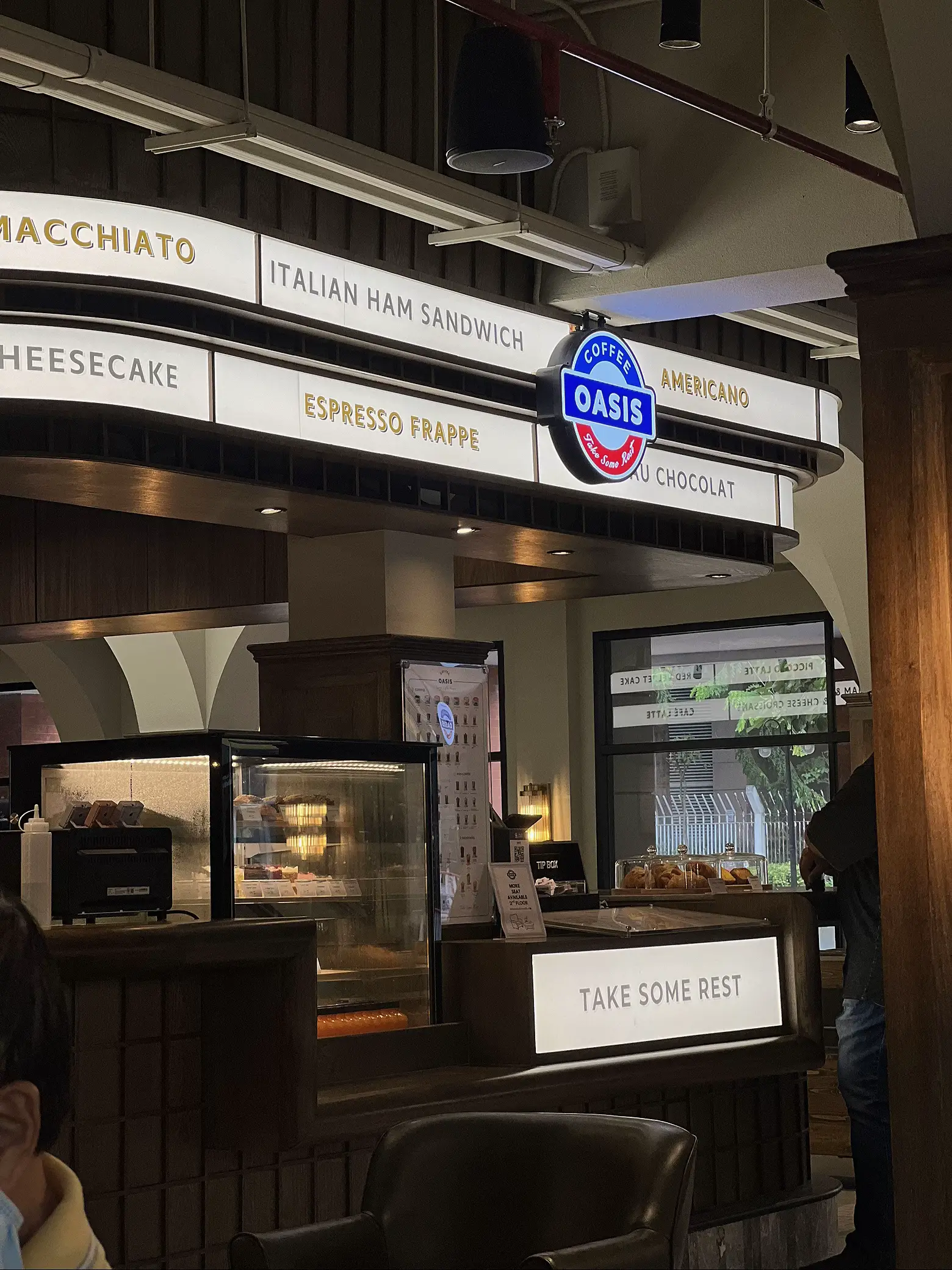 Oasis - คาเฟ่เปิดใหม่สามย่าน • นั่งอ่านหนังสือ/ทำงานเพลินๆ 💌☕️ | แกลเลอ ...