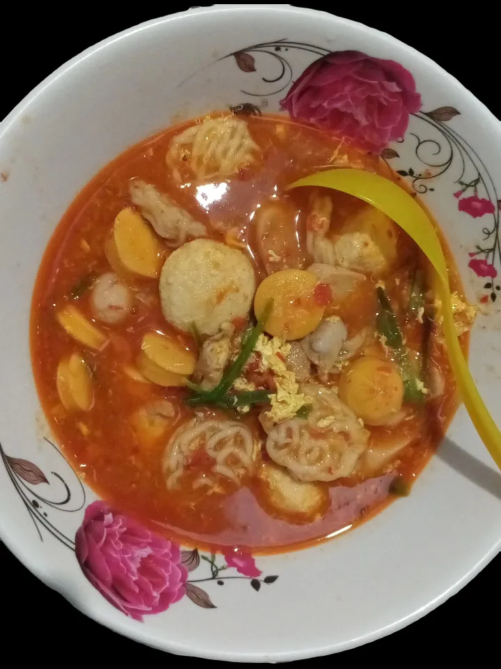 seblak | Galeri diposting oleh PUPUT SAZALI | Lemon8