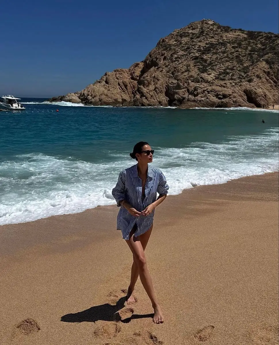 Beach looks & poses 🍹🏝 | แกลเลอรีที่โพสต์โดย forculture | Lemon8