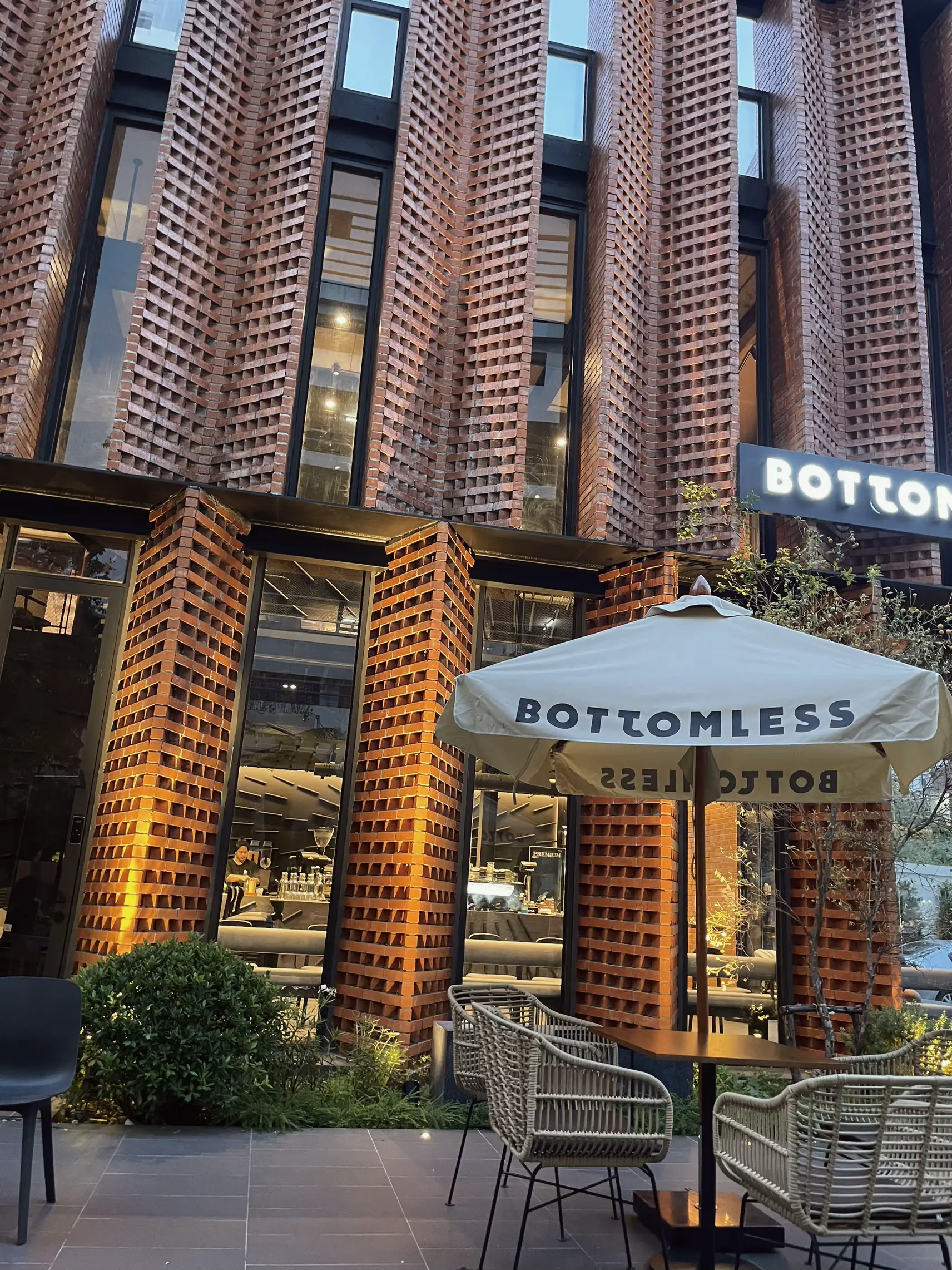BOTTOMLESS | แกลเลอรีที่โพสต์โดย Ice_crm | Lemon8